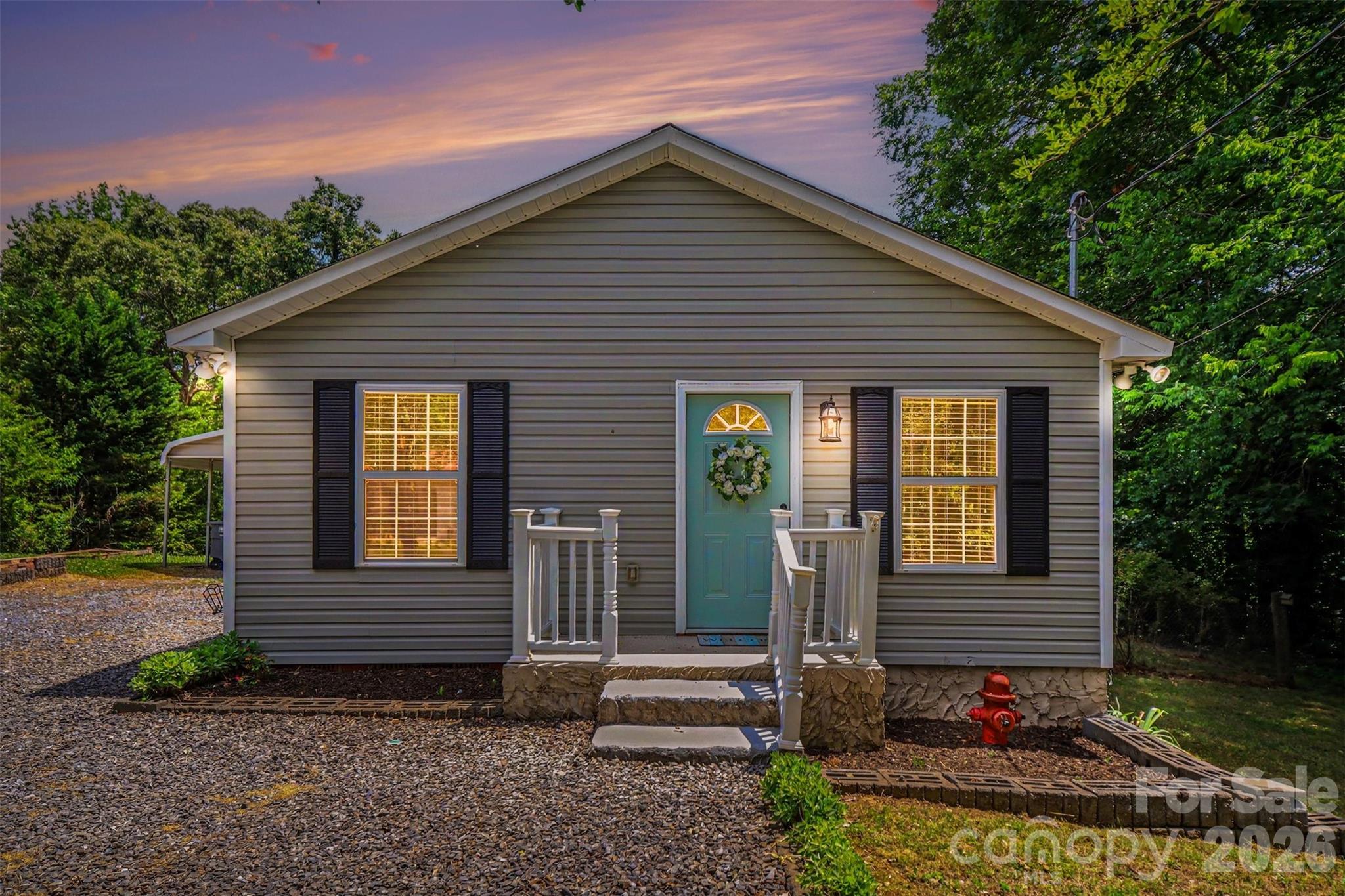 313 Oakland Avenue, Belmont, NC - photo 1 of 28