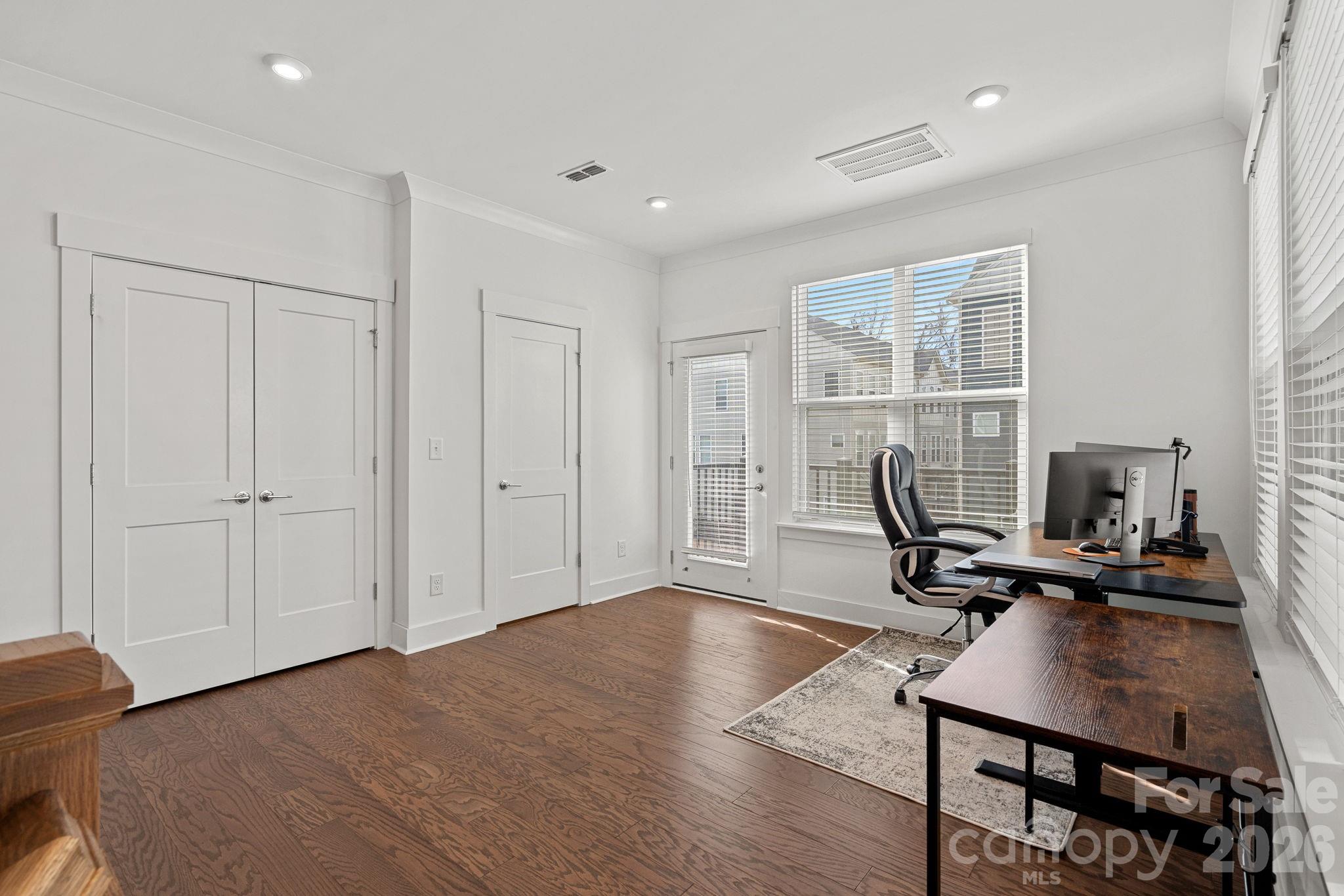 Photo 4 of 4012 Capital Ridge Court, Charlotte, NC