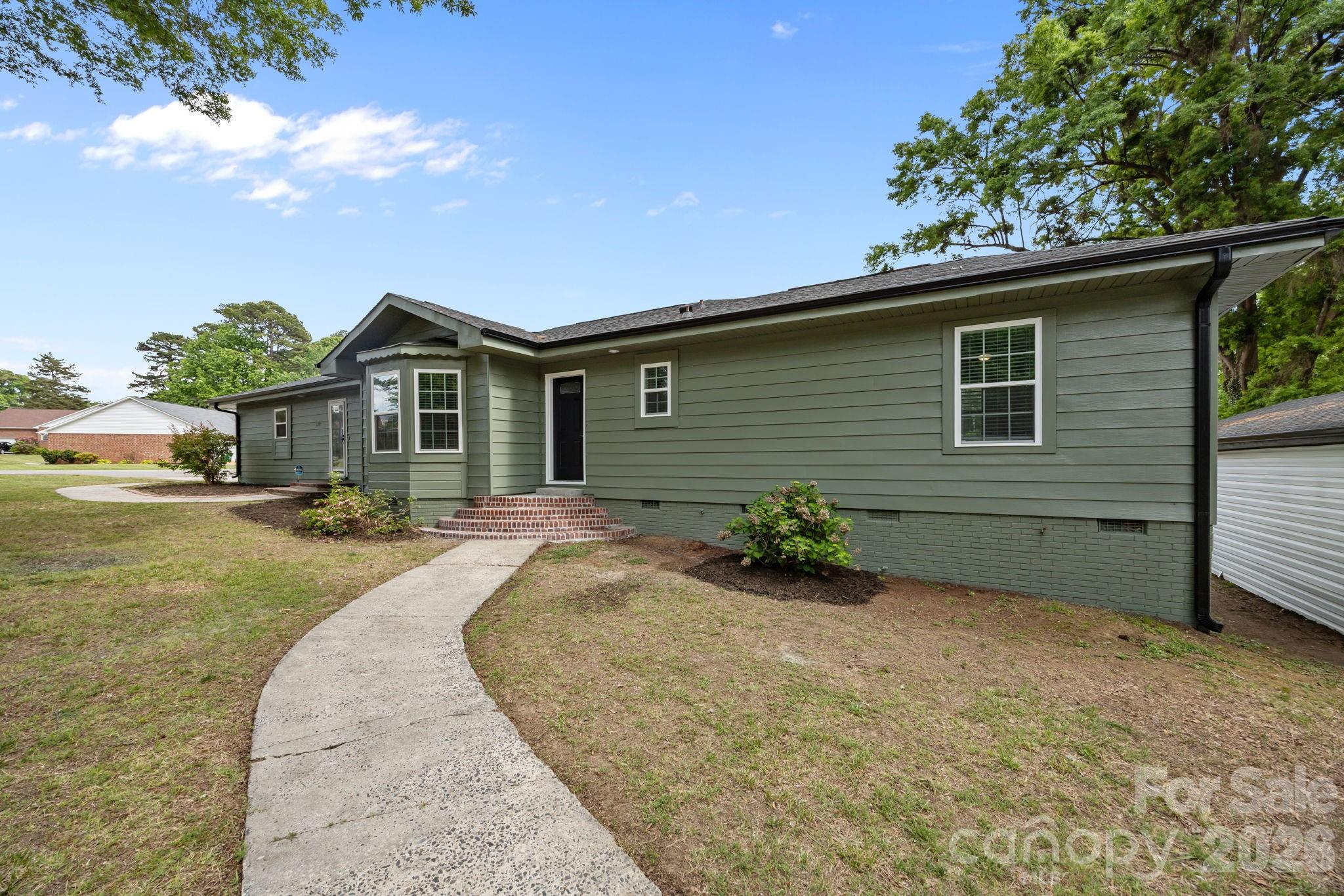 Photo 3 of 6109 Cora Street, Charlotte, NC