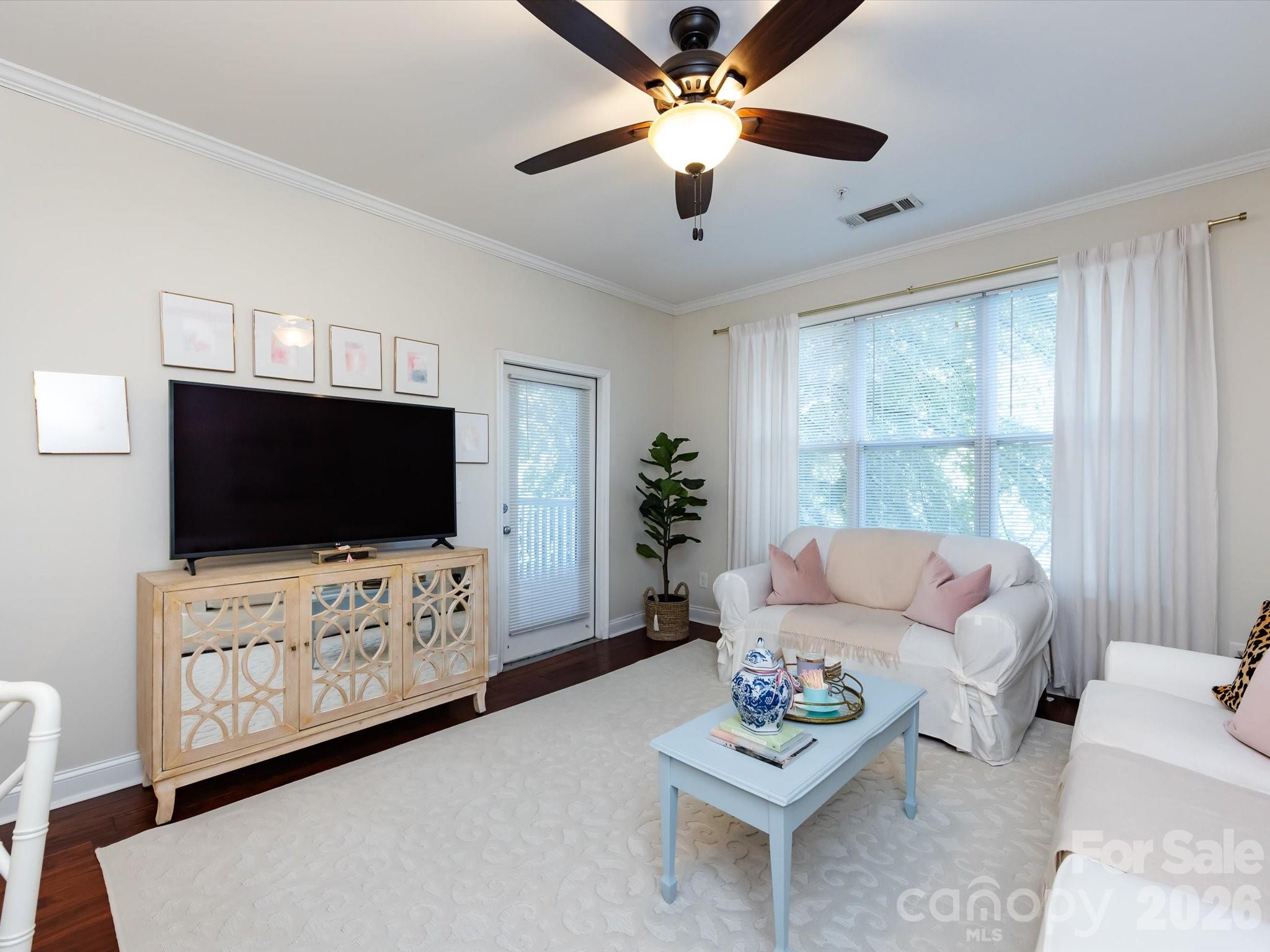 Photo 3 of 1000 E Woodlawn Road113, Charlotte, NC