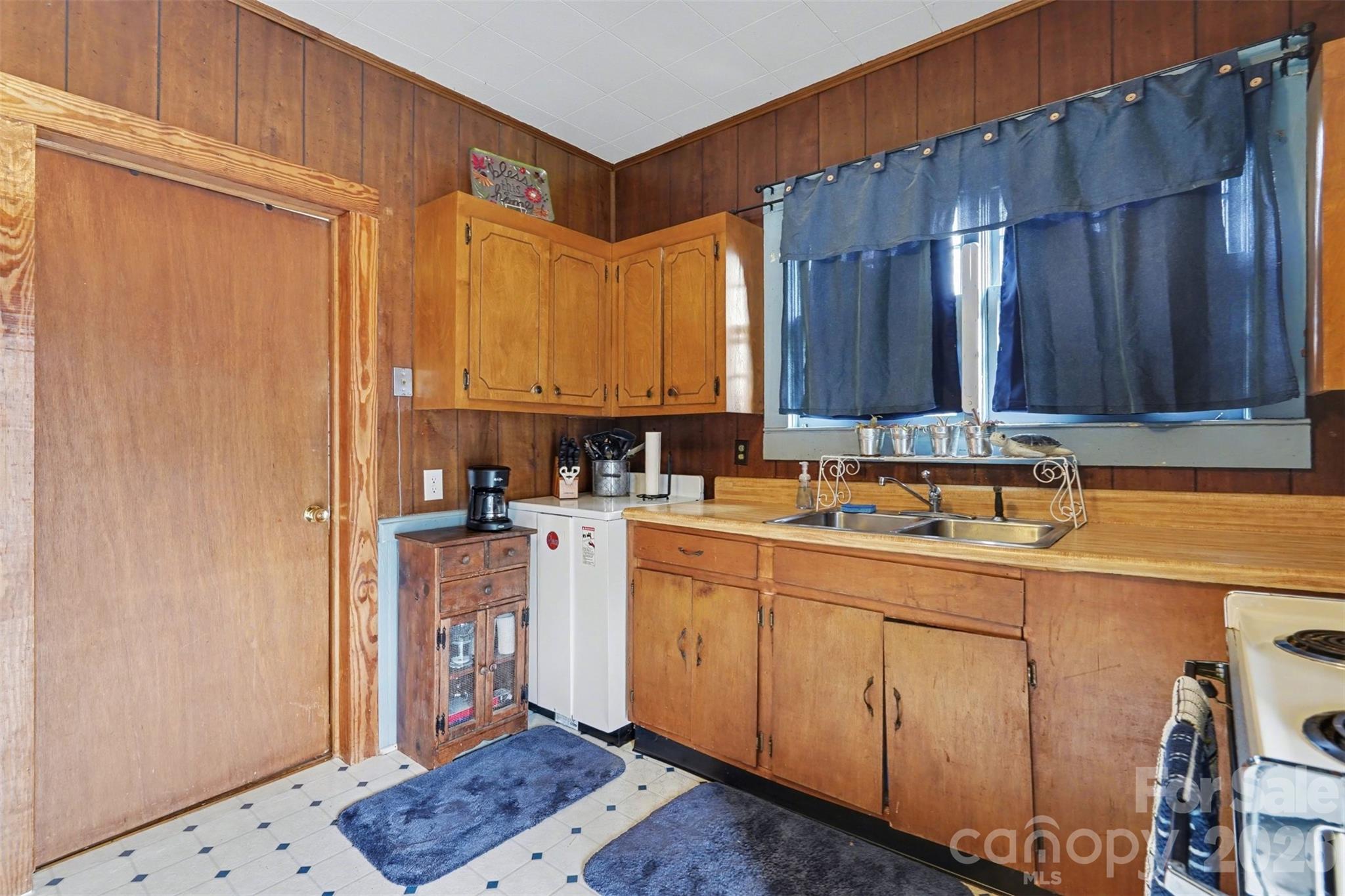 7 Stowe Street, Lowell, NC - photo 9 of 24