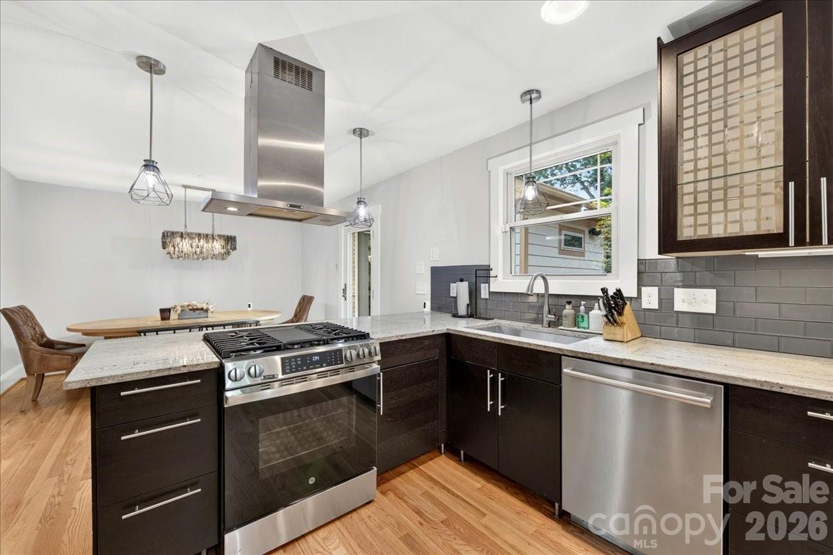 Home for sale at 2120 Dalehurst Drive, Charlotte, NC — photo 12 of 40