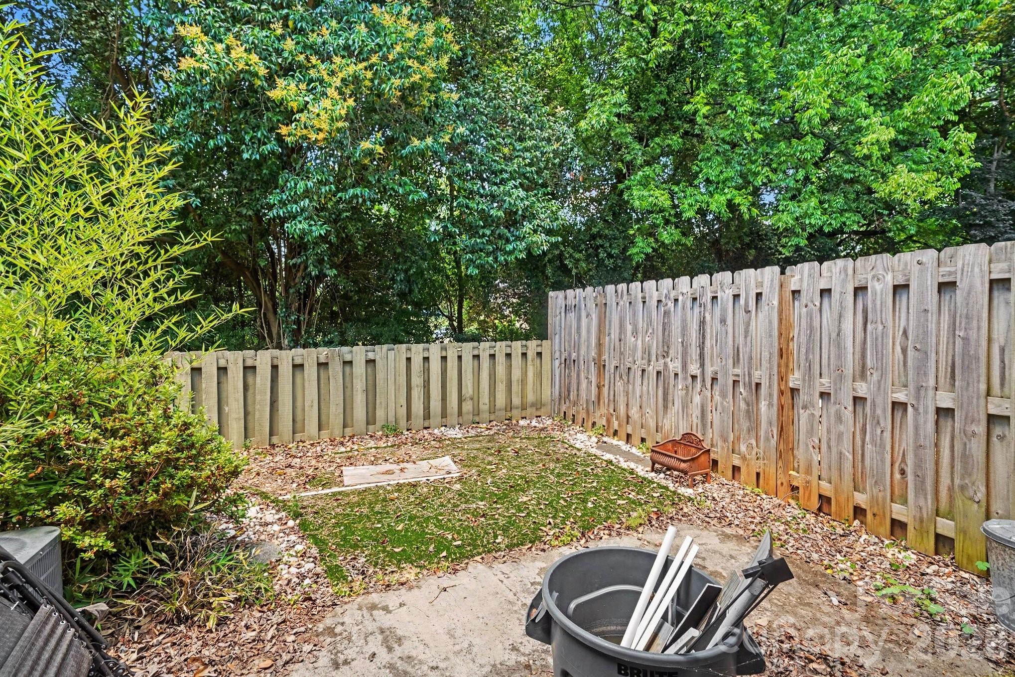 Photo 16 of 4605 Hedgemore DriveH, Charlotte, NC