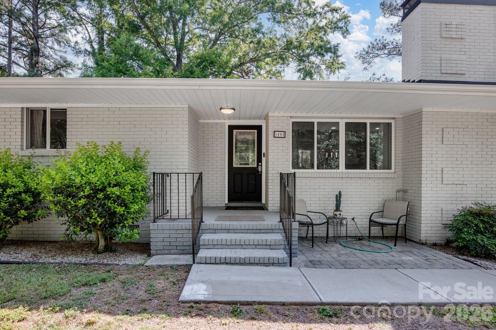 1405 Lakeview Drive, Pineville, NC - photo 2 of 26