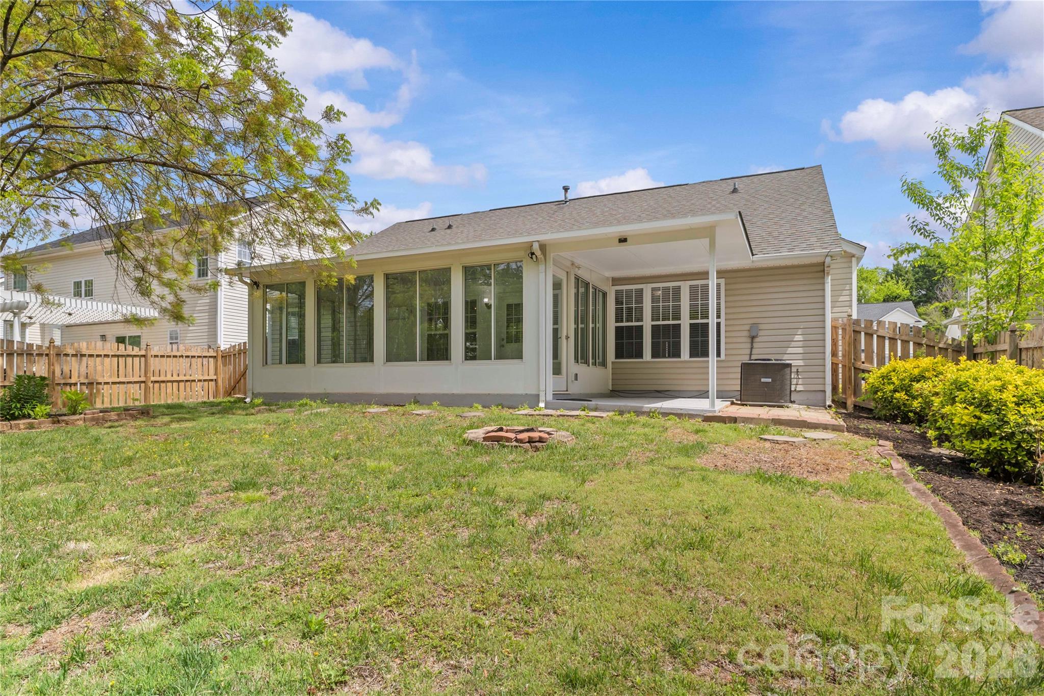 Photo 6 of 17300 Commons Crossing Drive, Charlotte, NC