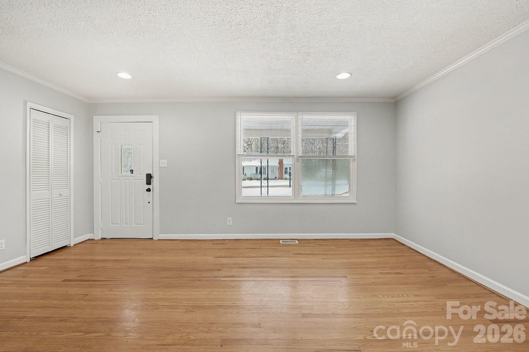 Photo 4 of 742 N Mulberry Street, Statesville, NC