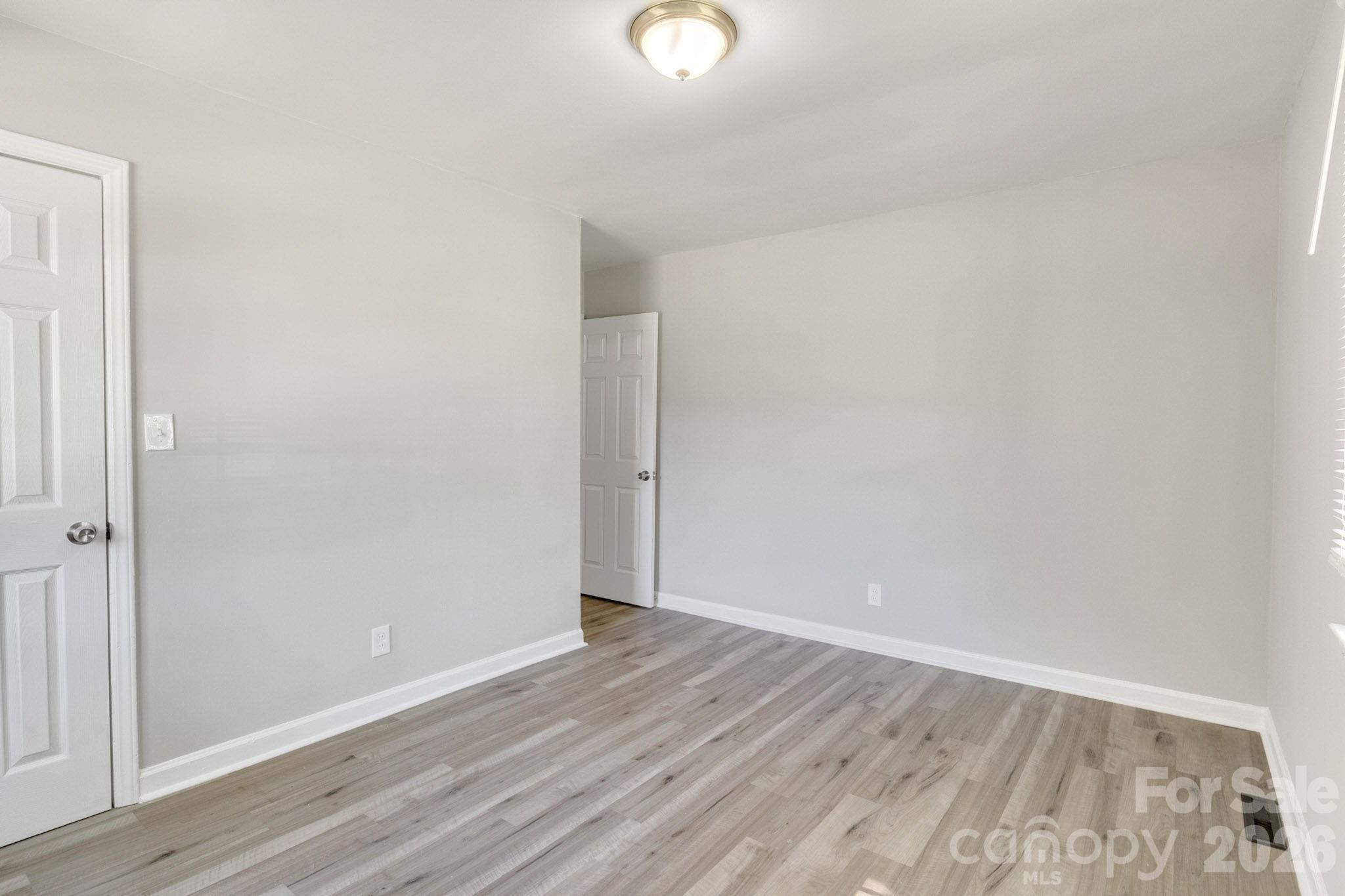 3637 Glenville Avenue, Charlotte, NC - photo 5 of 21