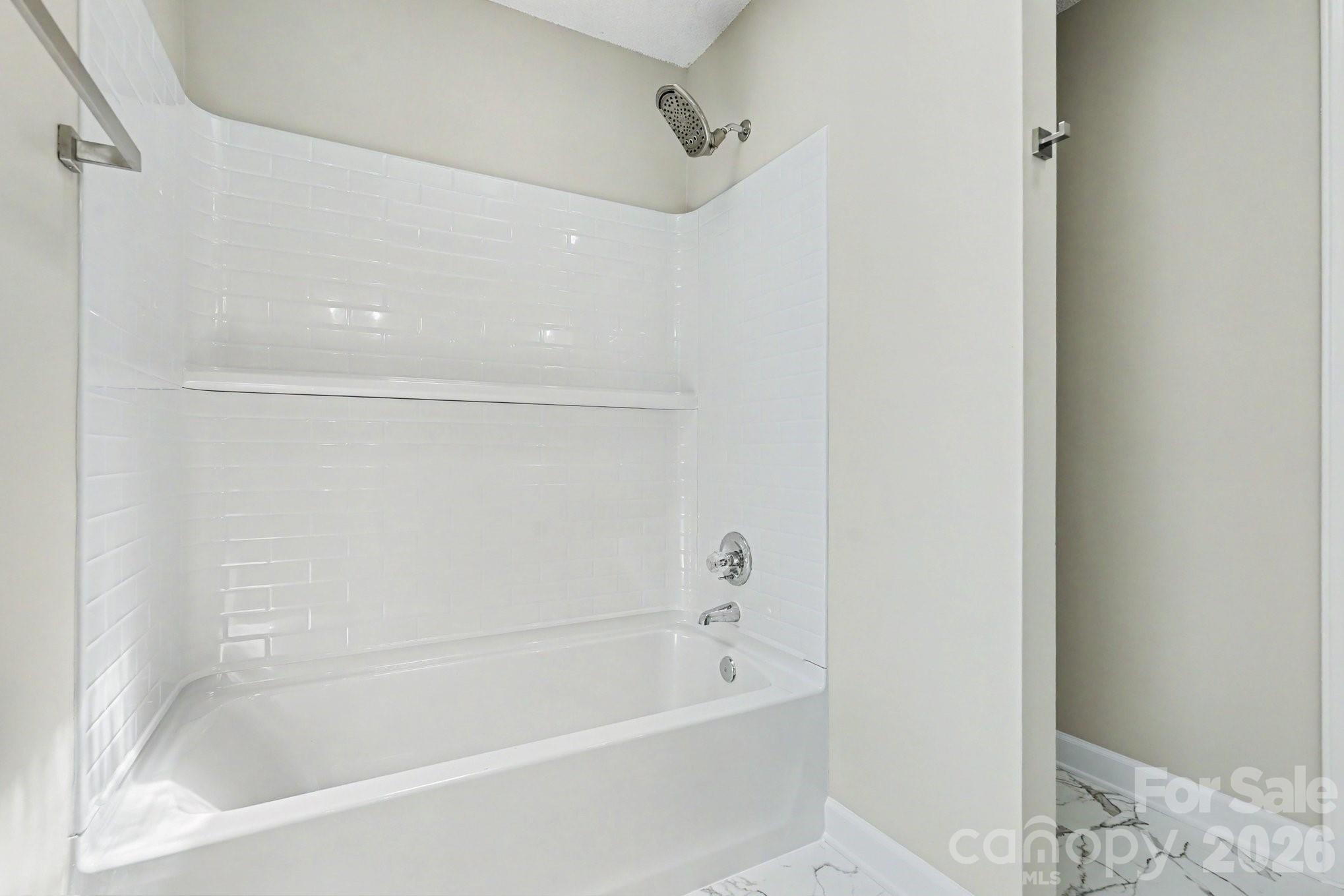 Home for sale at 7518 Prindle Lake Drive, Charlotte, NC — photo 14 of 24