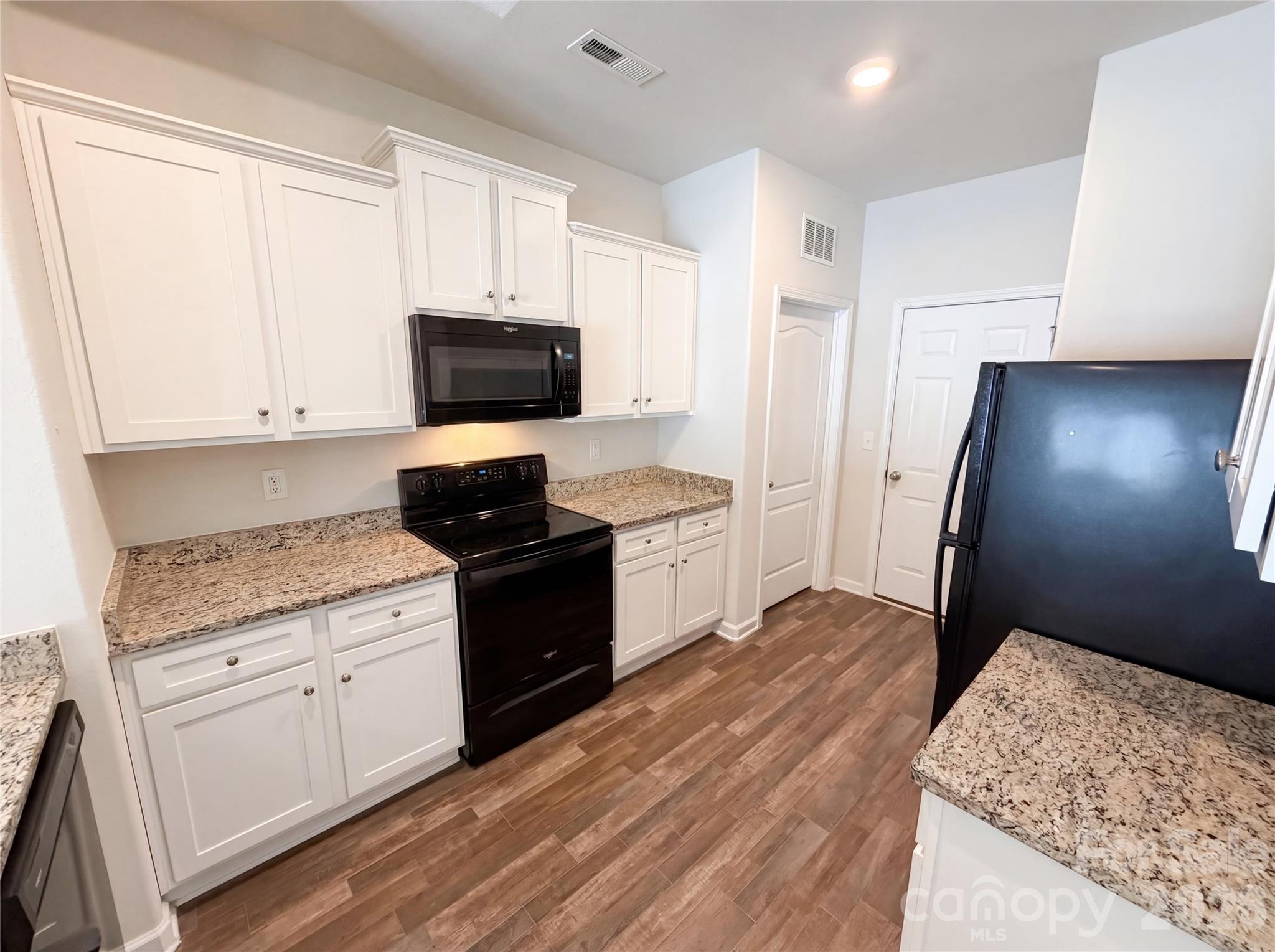 Photo 9 of 7336 Amberly Hills Road, Charlotte, NC