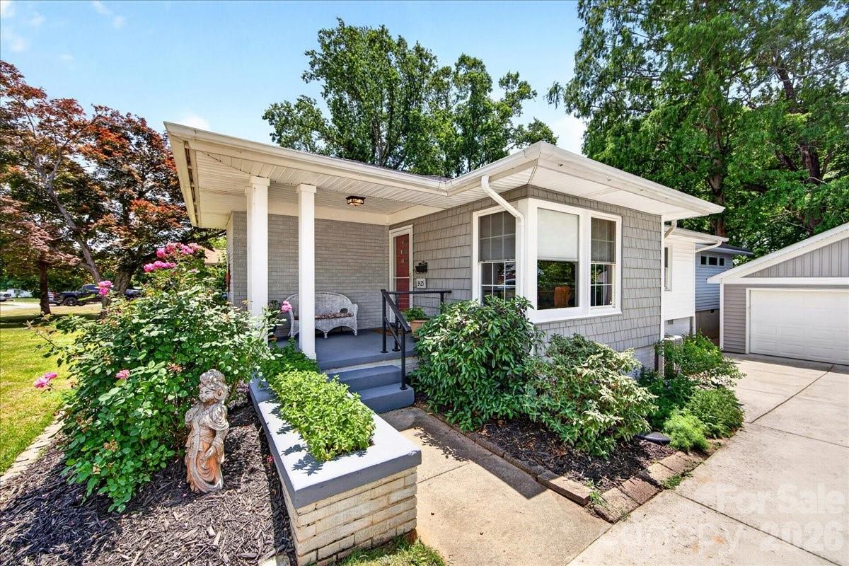 Photo 4 of 3425 Airlie Street, Charlotte, NC