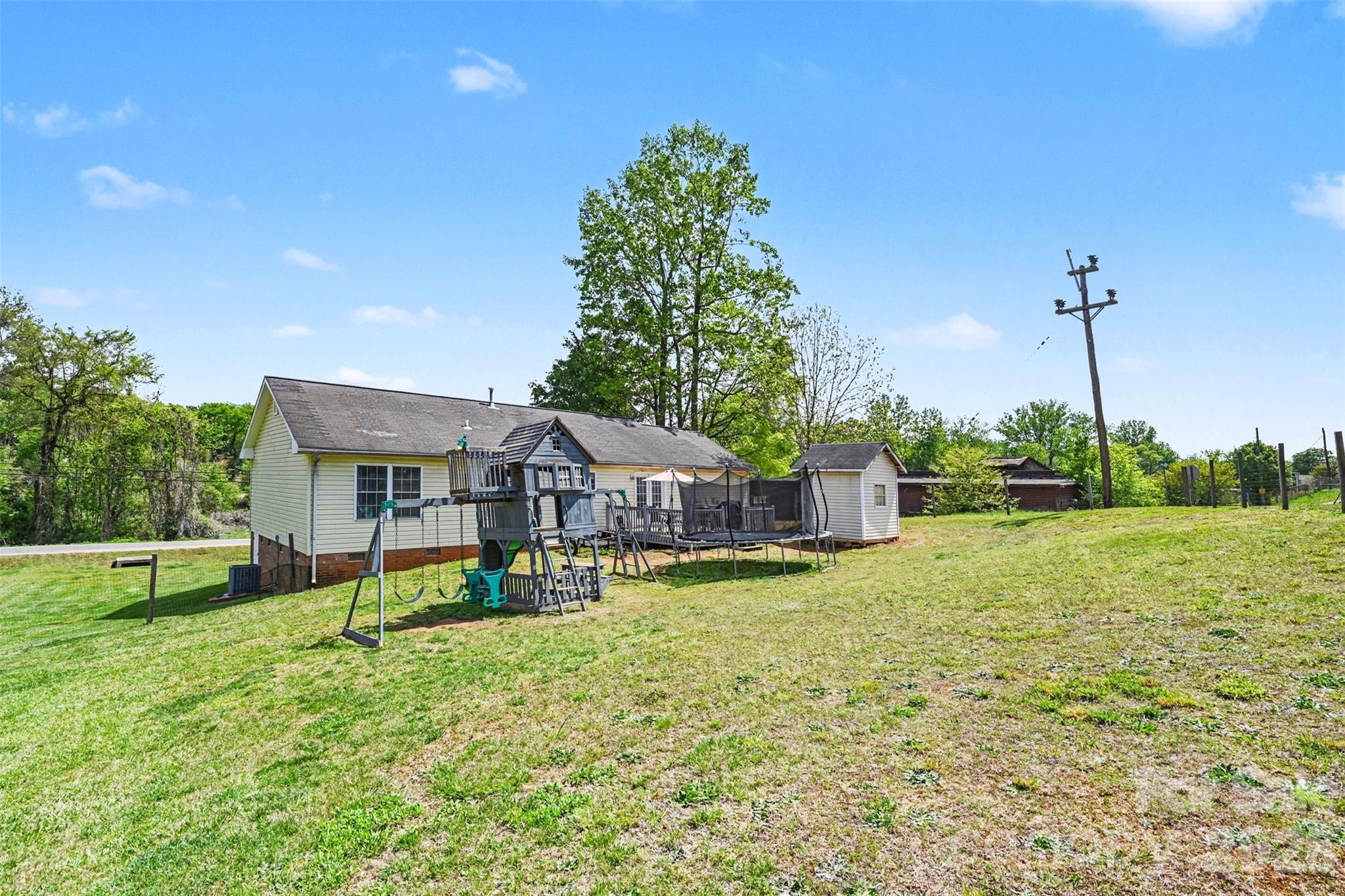 353 Woodlawn Avenue, Mount Holly, NC - photo 26 of 29