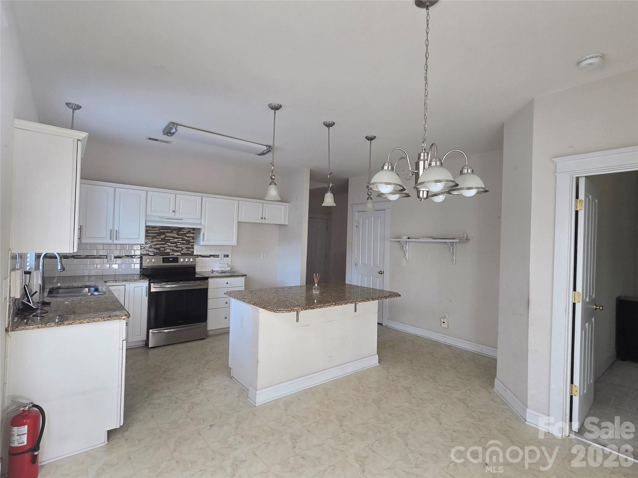 2615 Merion Hills Court, Charlotte, NC - photo 12 of 30