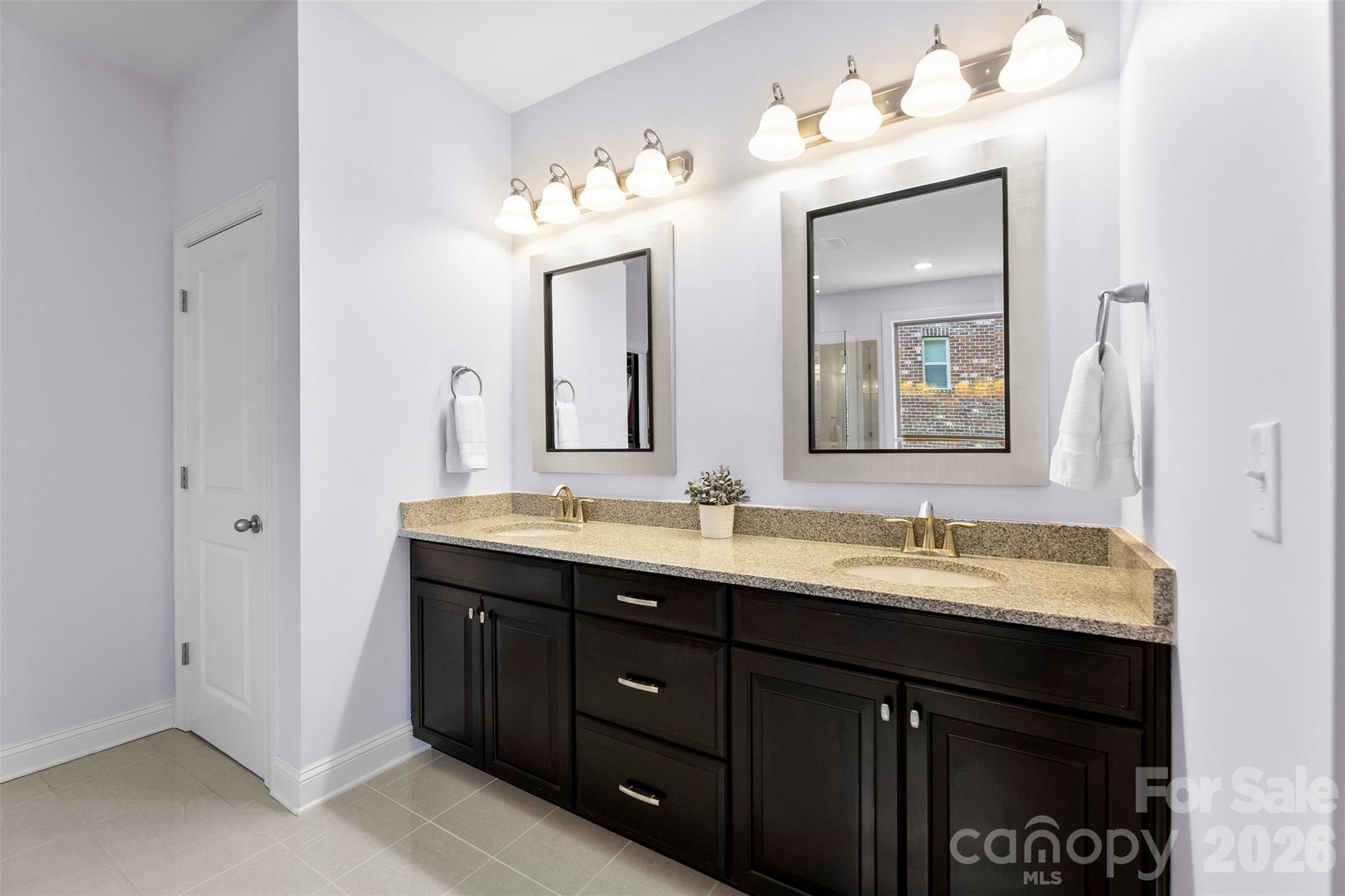 Photo 17 of 220 Kingsdown Avenue, Charlotte, NC