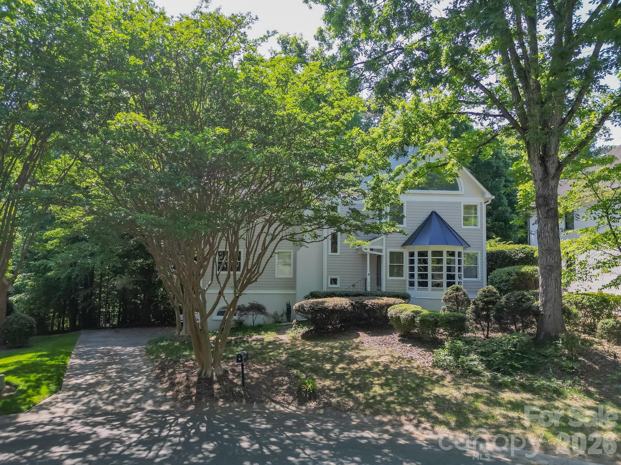 Photo 3 of 230 N Brackenbury Lane, Charlotte, NC