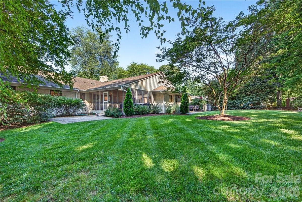 Photo 48 of 1128 Court Drive, Charlotte, NC
