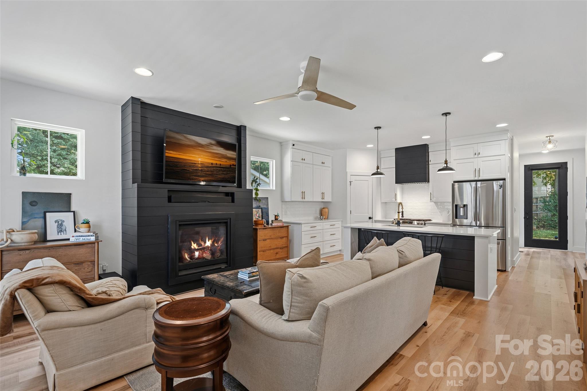 Photo 4 of 1642 Longfellow Street, Charlotte, NC