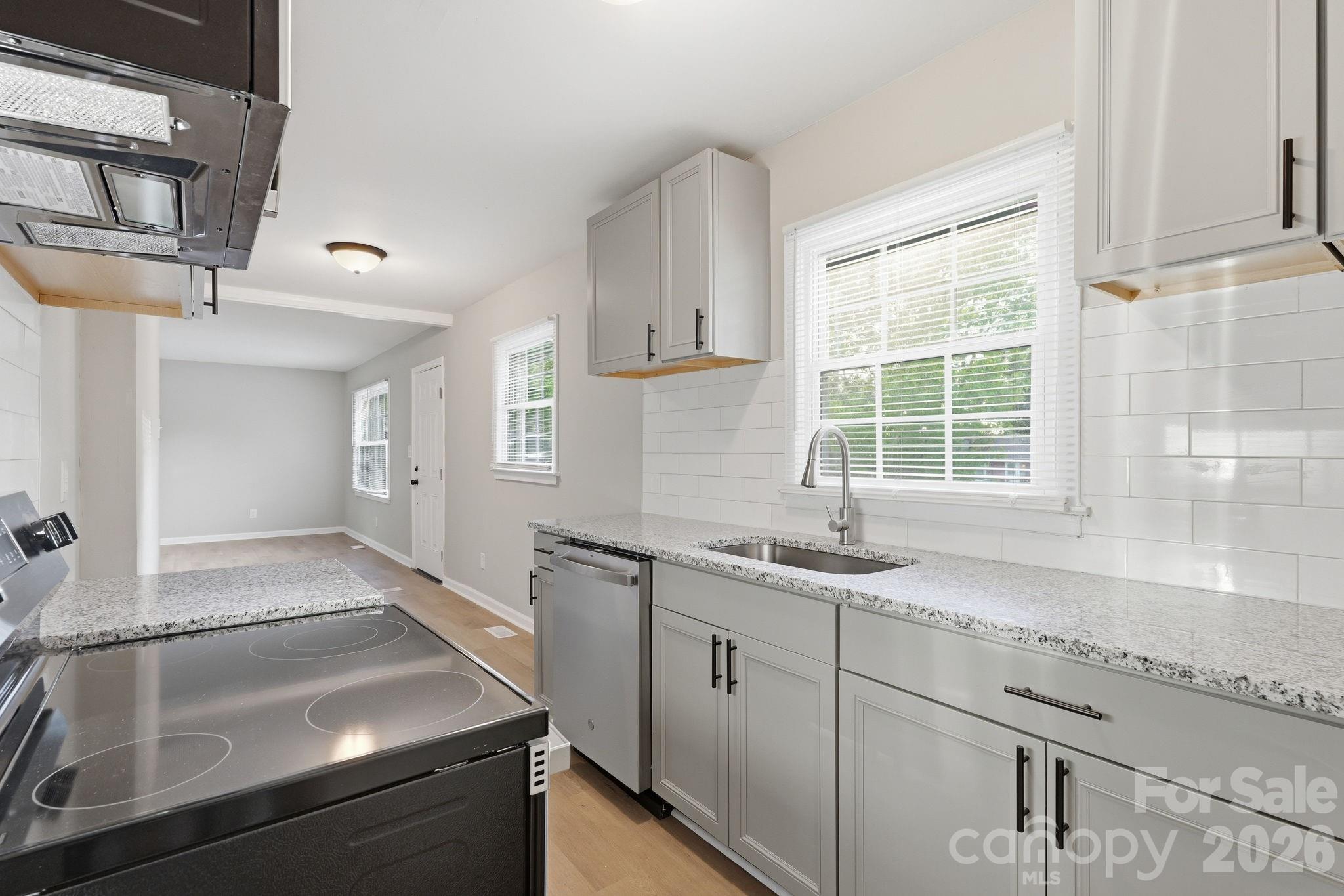364 Leafmore Drive, Charlotte, NC - photo 8 of 23