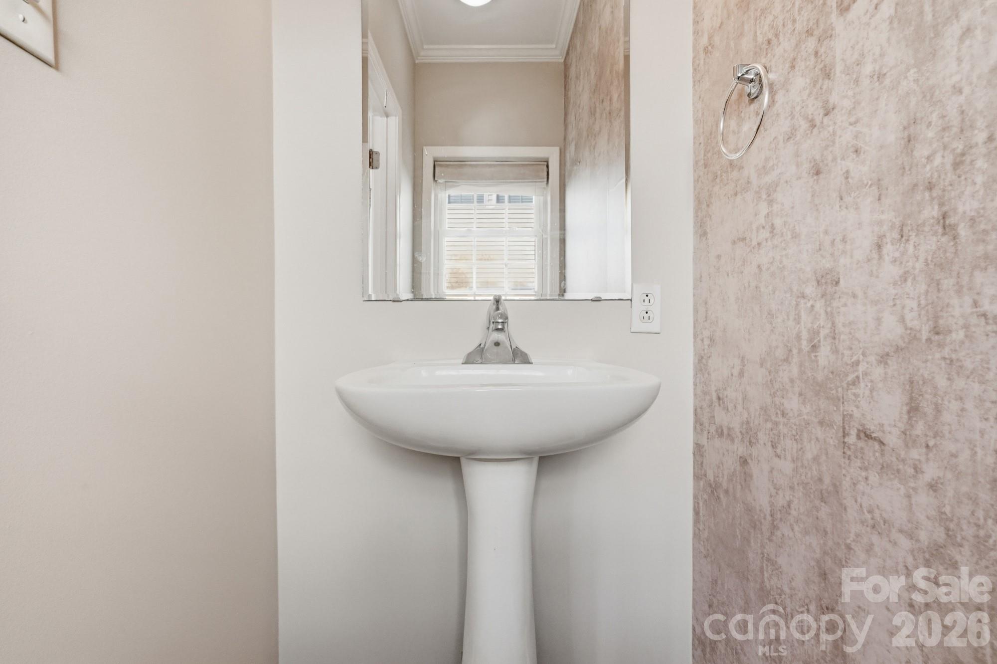 Photo 16 of 4322 Laurel Hill Lane, Charlotte, NC