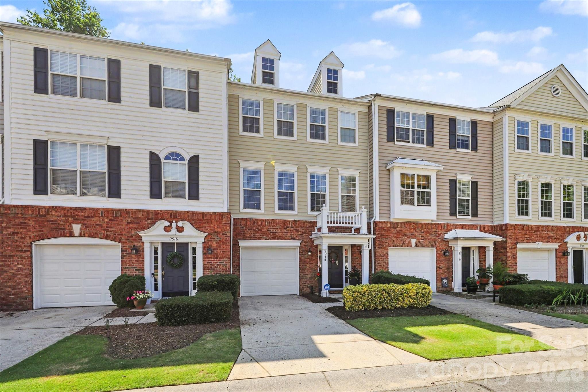 Home for sale at 2914 Duvalla Avenue, Charlotte, NC — photo 1 of 26