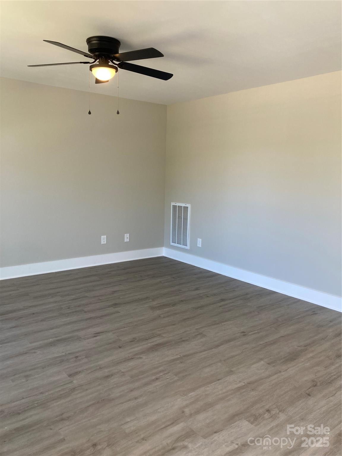 Photo 3 of 1537 POSTON Circle, Gastonia, NC