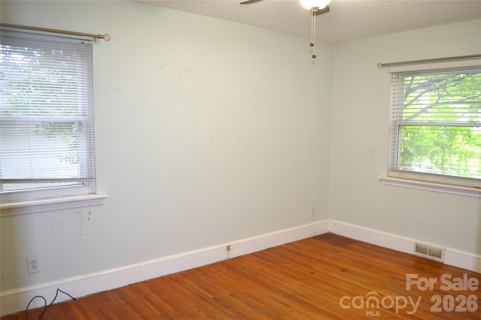 Photo 6 of 827 Mohigan Street, Charlotte, NC