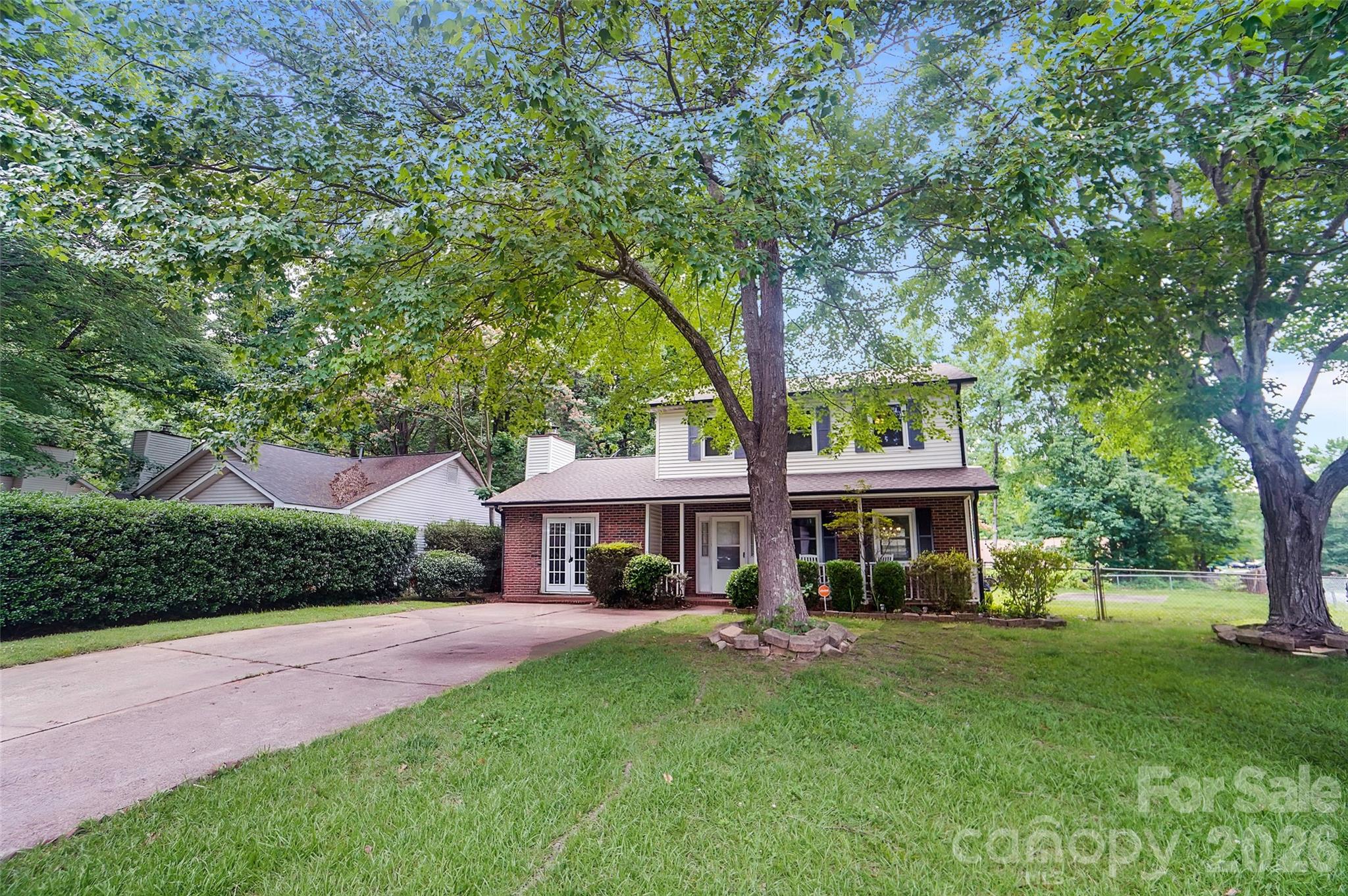 Photo 2 of 900 Highland Mist Lane, Charlotte, NC