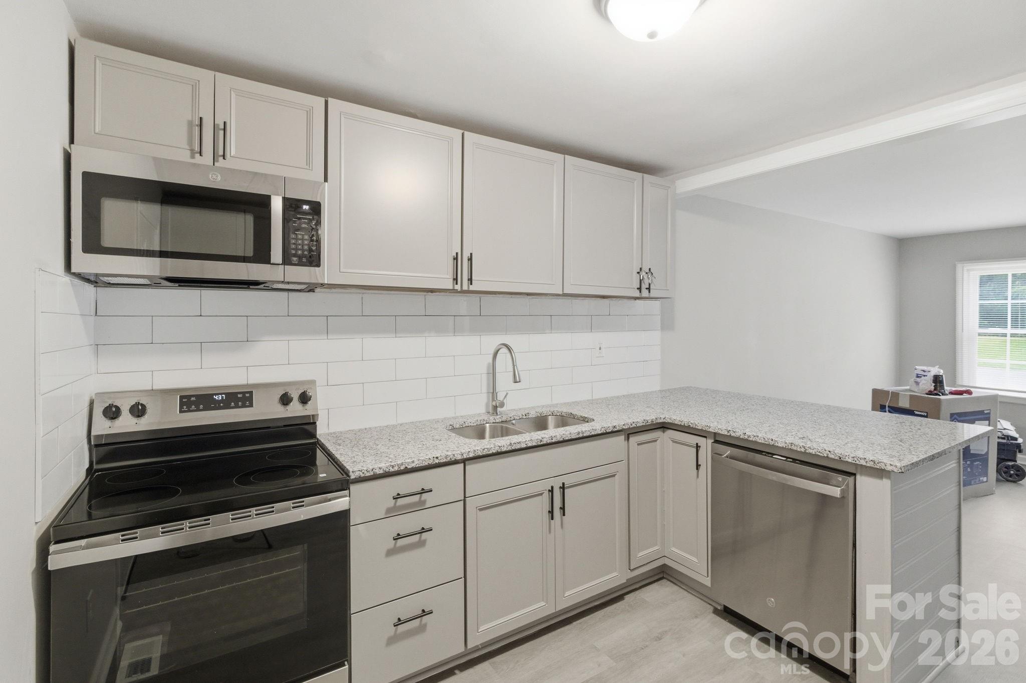 Photo 5 of 2732 Thornton Road, Charlotte, NC