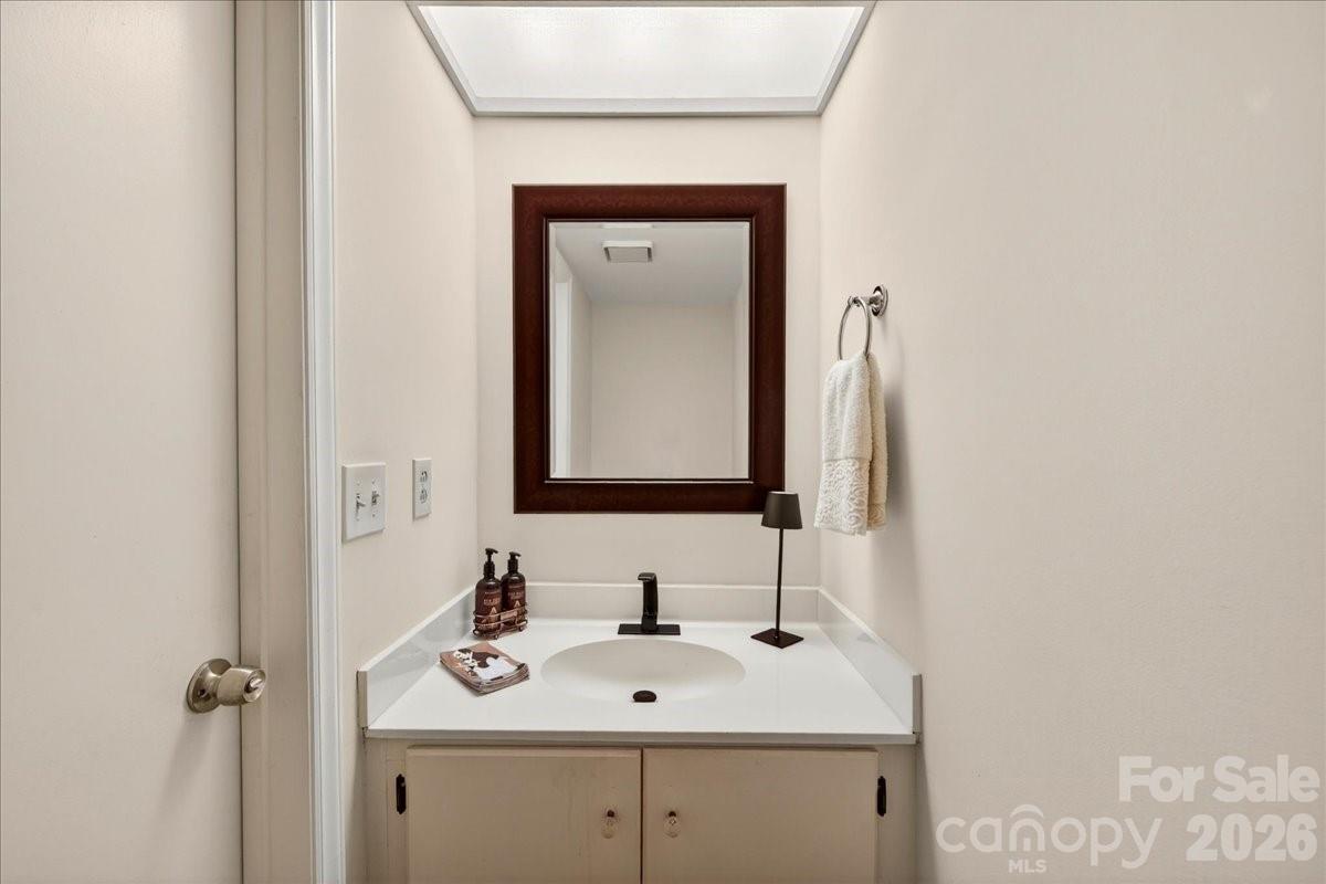 Photo 25 of 830 Sardis Cove Drive, Charlotte, NC