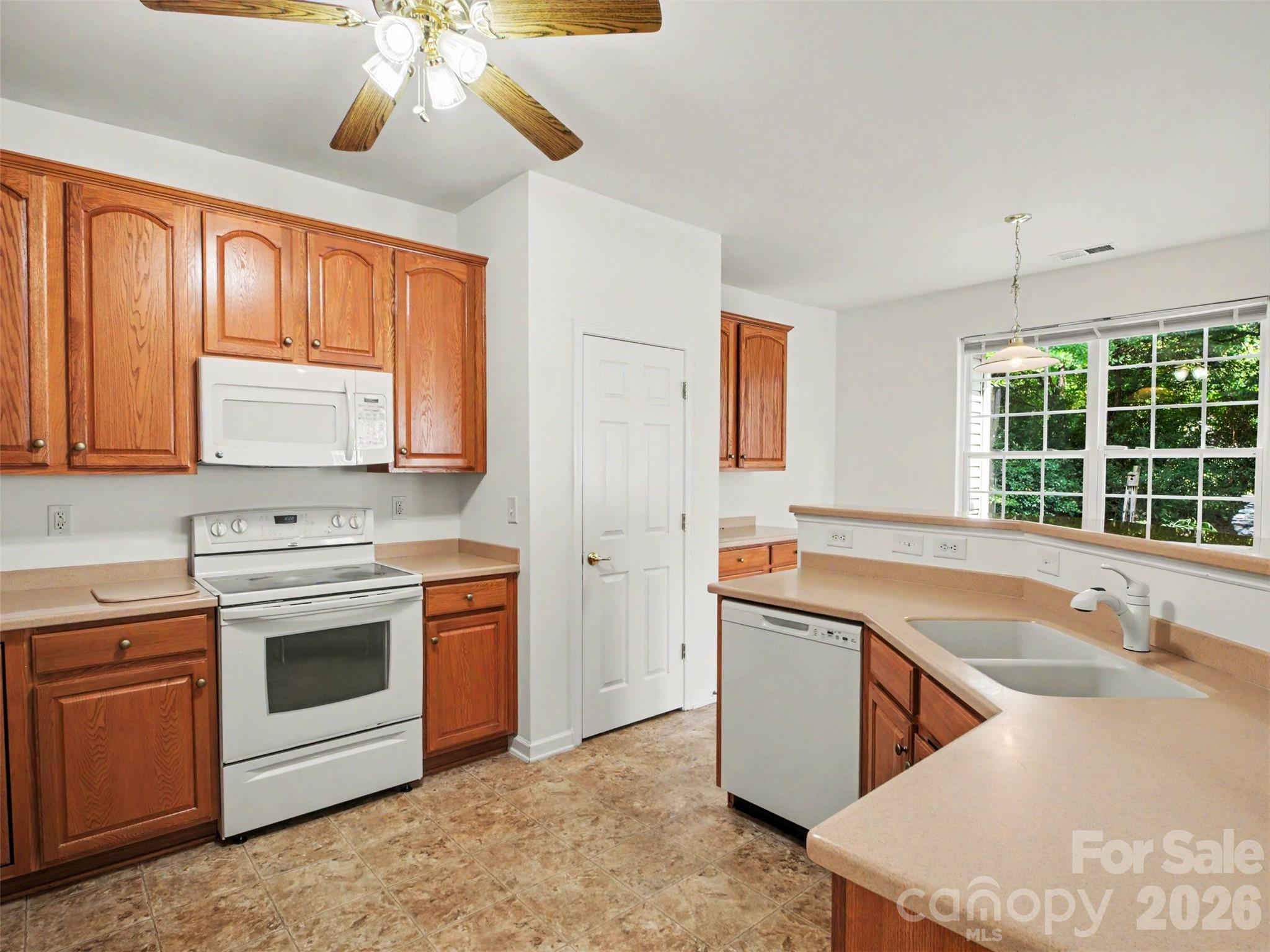 Photo 19 of 834 Platinum Drive, Fort Mill, SC