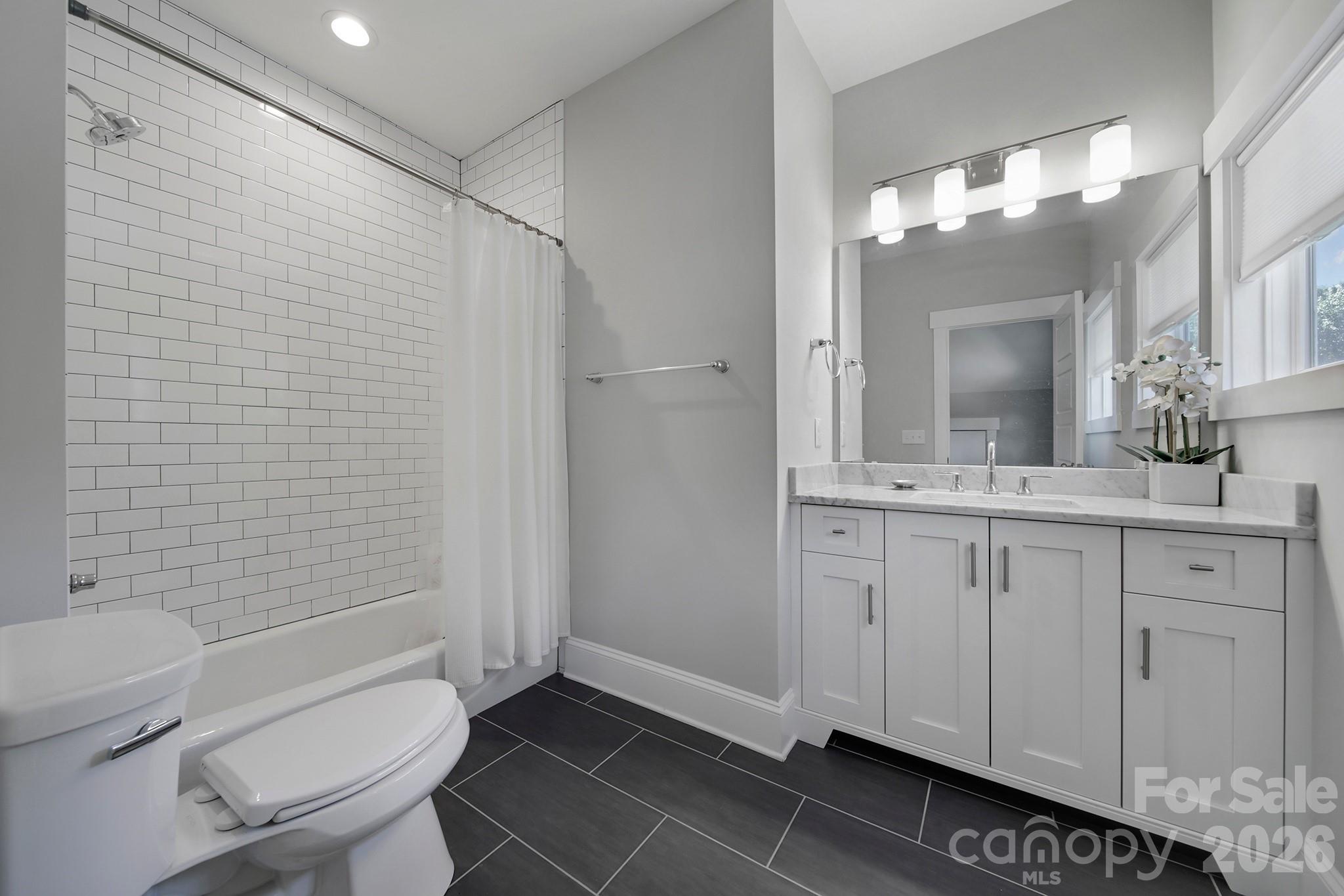 Home for sale at 3015 Commonwealth Avenue, Charlotte, NC — photo 25 of 33