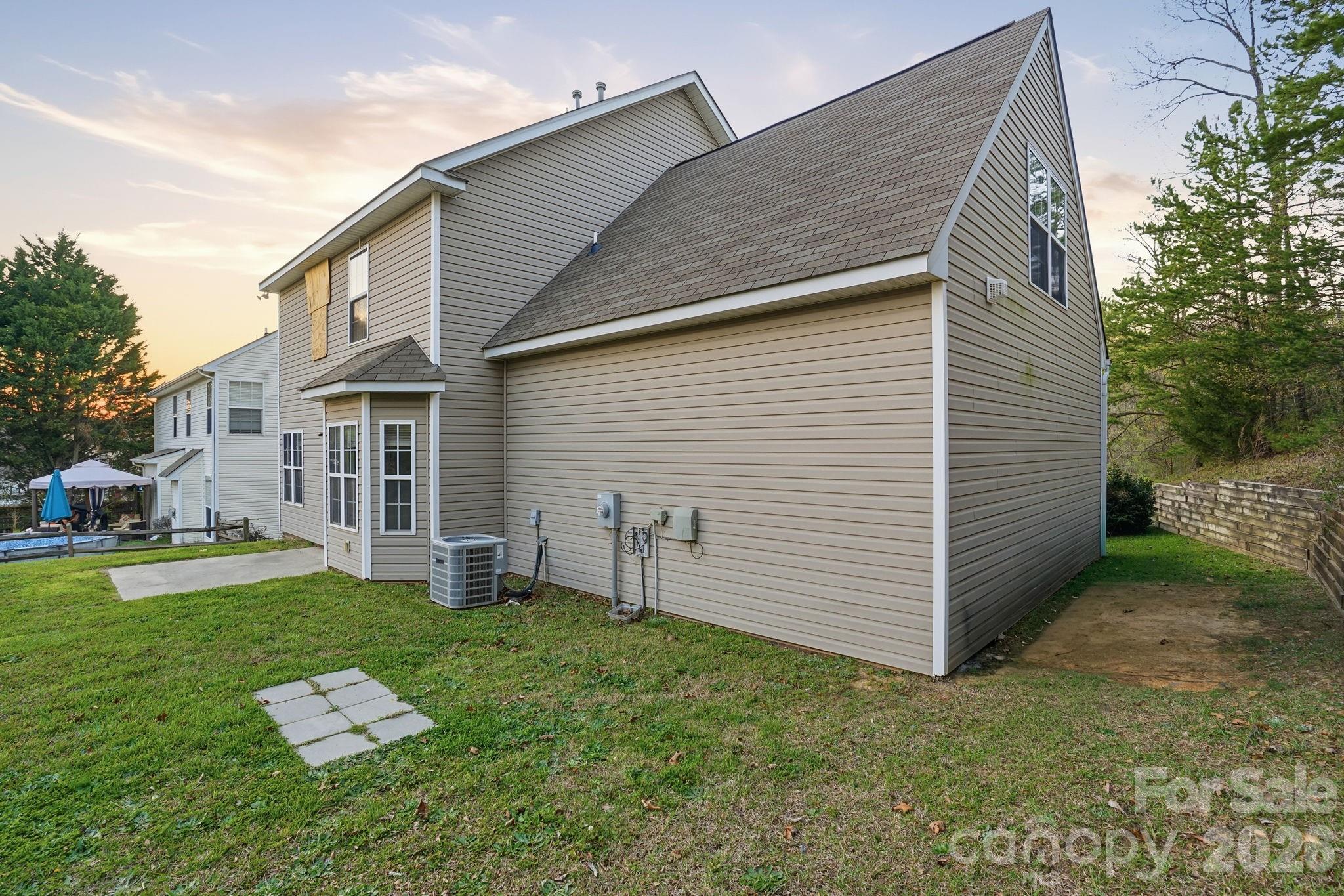 Photo 4 of 634 Longacre Drive, Charlotte, NC