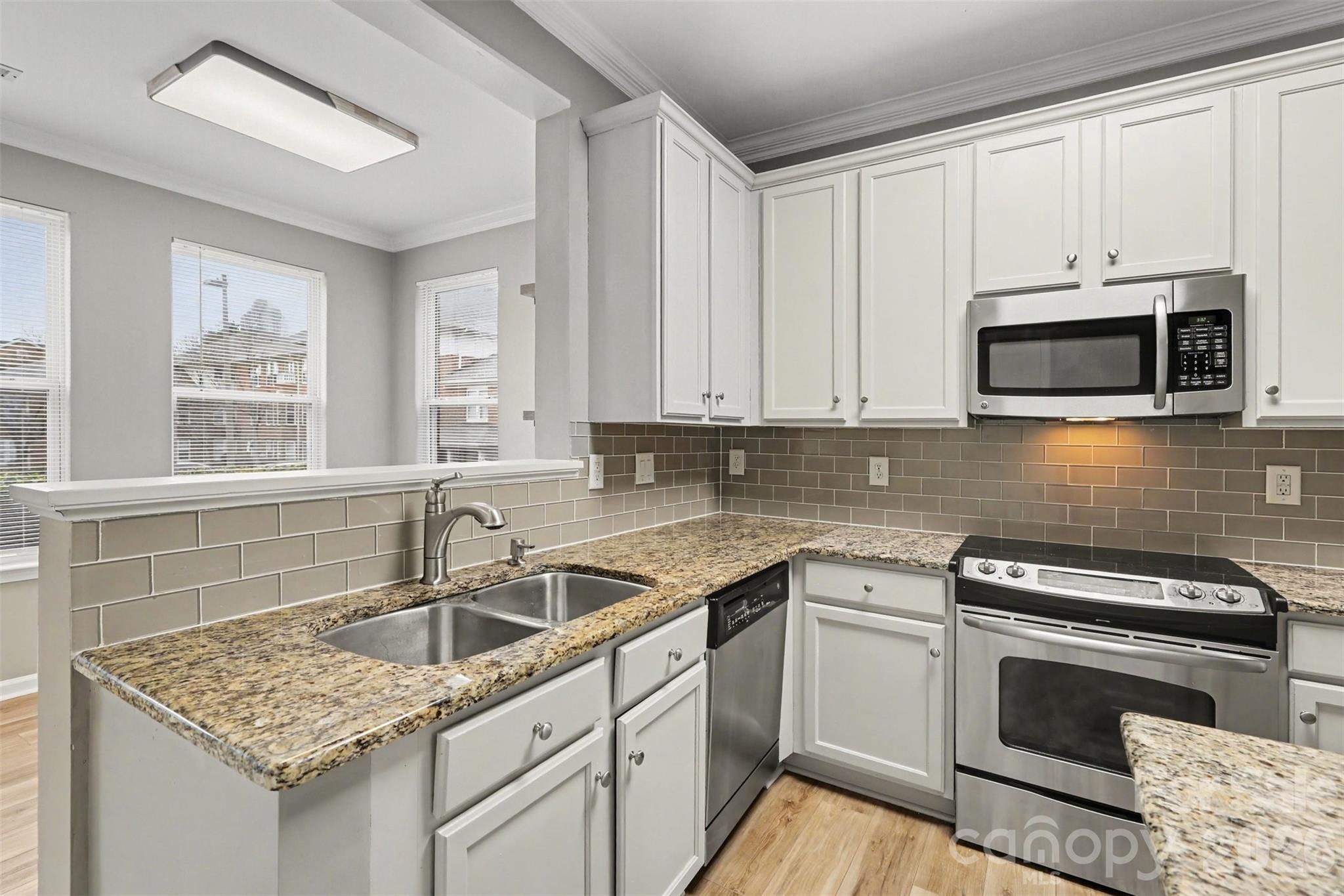 Photo 9 of 526 E 9th Street, Charlotte, NC