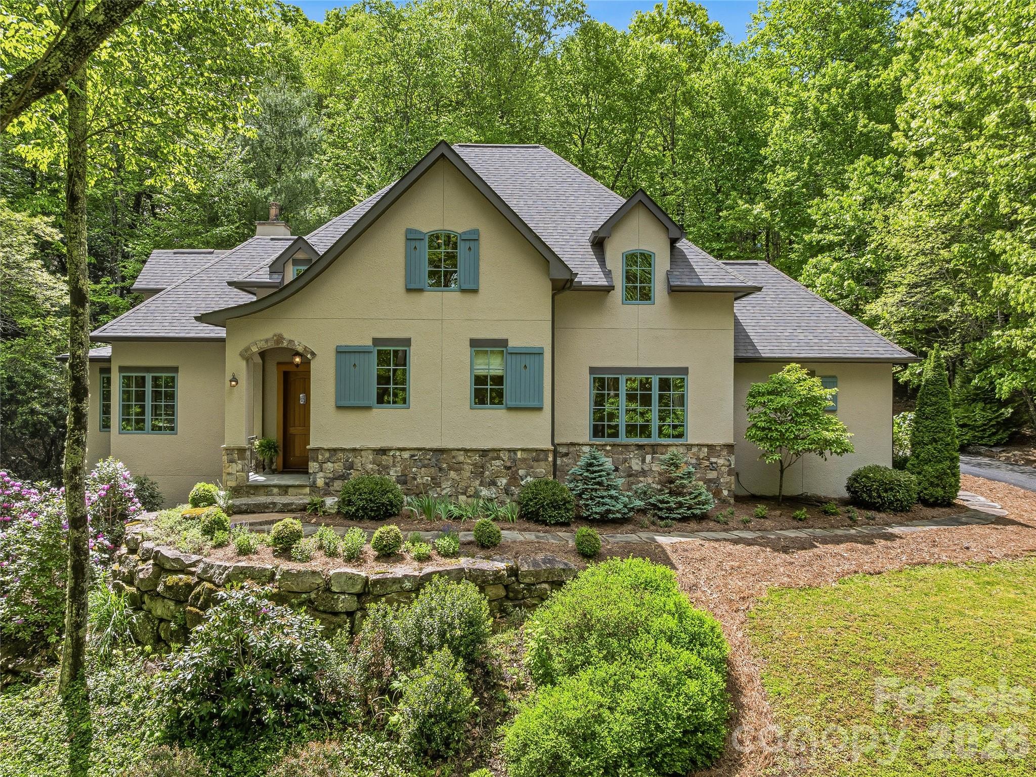 732 Streamside Drive, Arden, NC