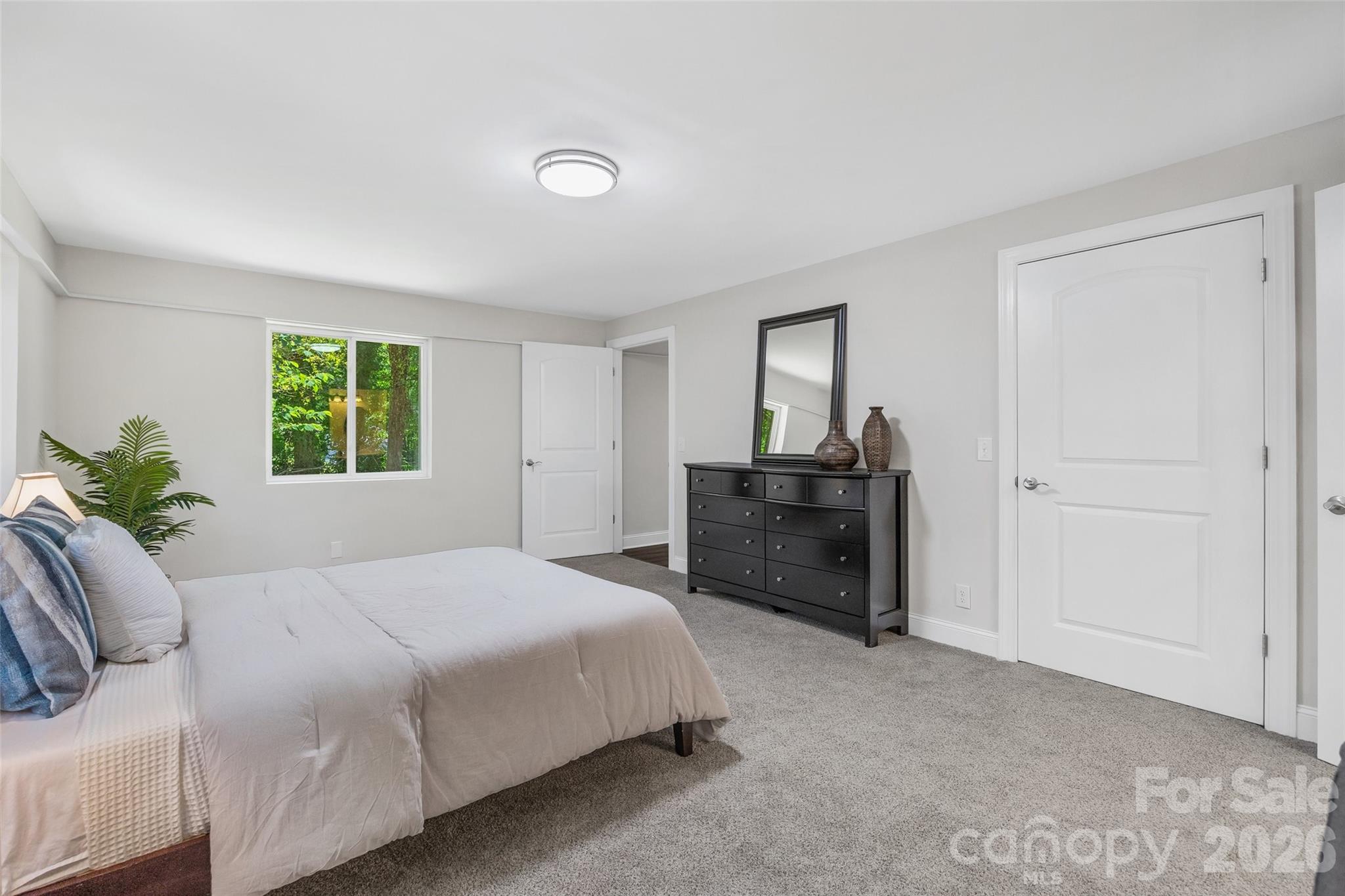 Photo 13 of 2111 Shalimar Drive, Charlotte, NC