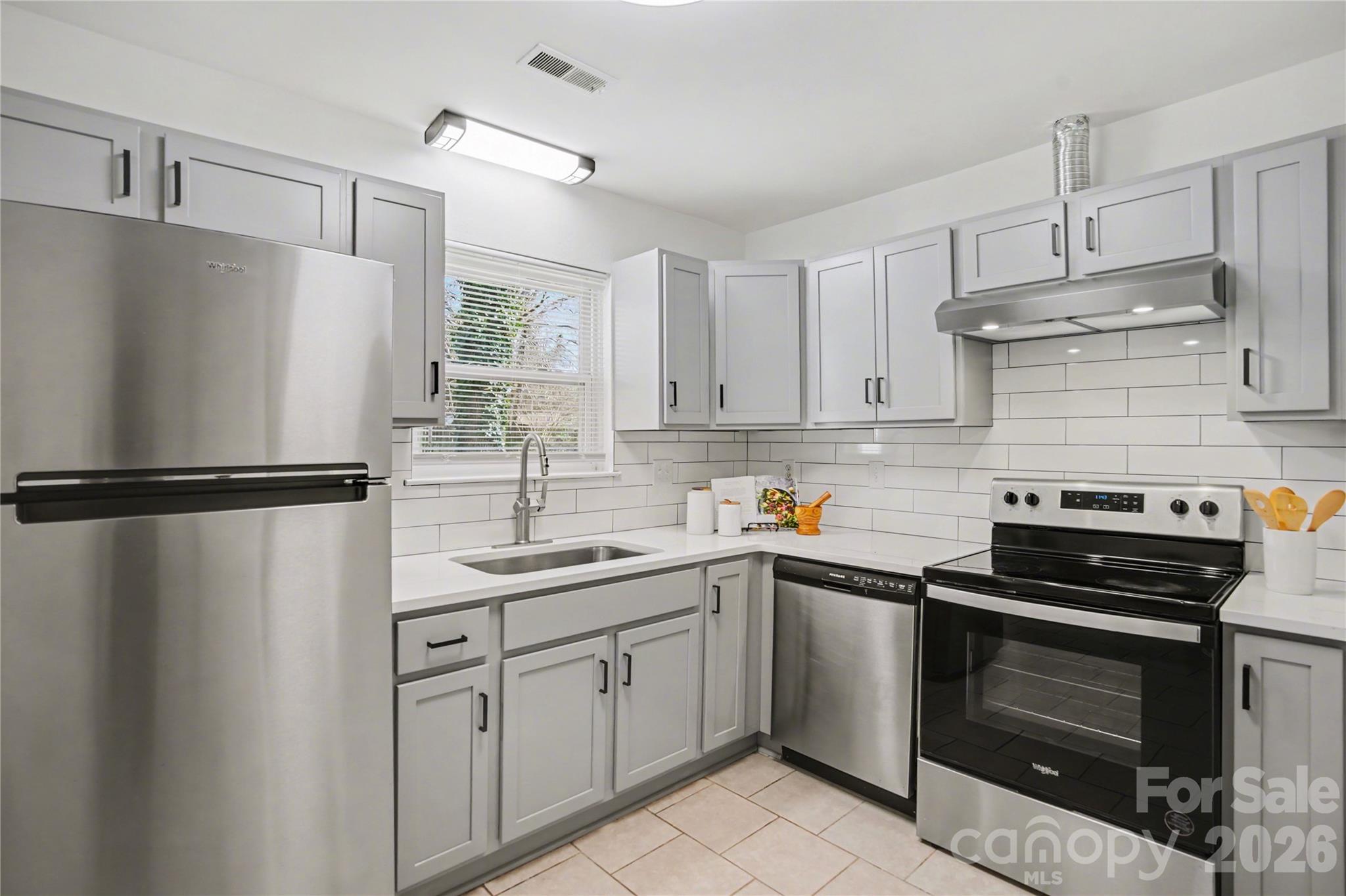 8205 Meadowind Circle, Charlotte, NC - photo 10 of 26