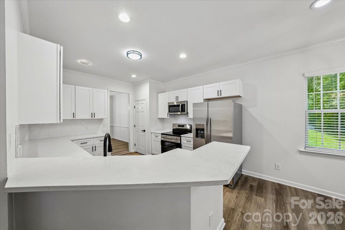 Home for sale at 2622 Billings Park Drive, Charlotte, NC — photo 11 of 48