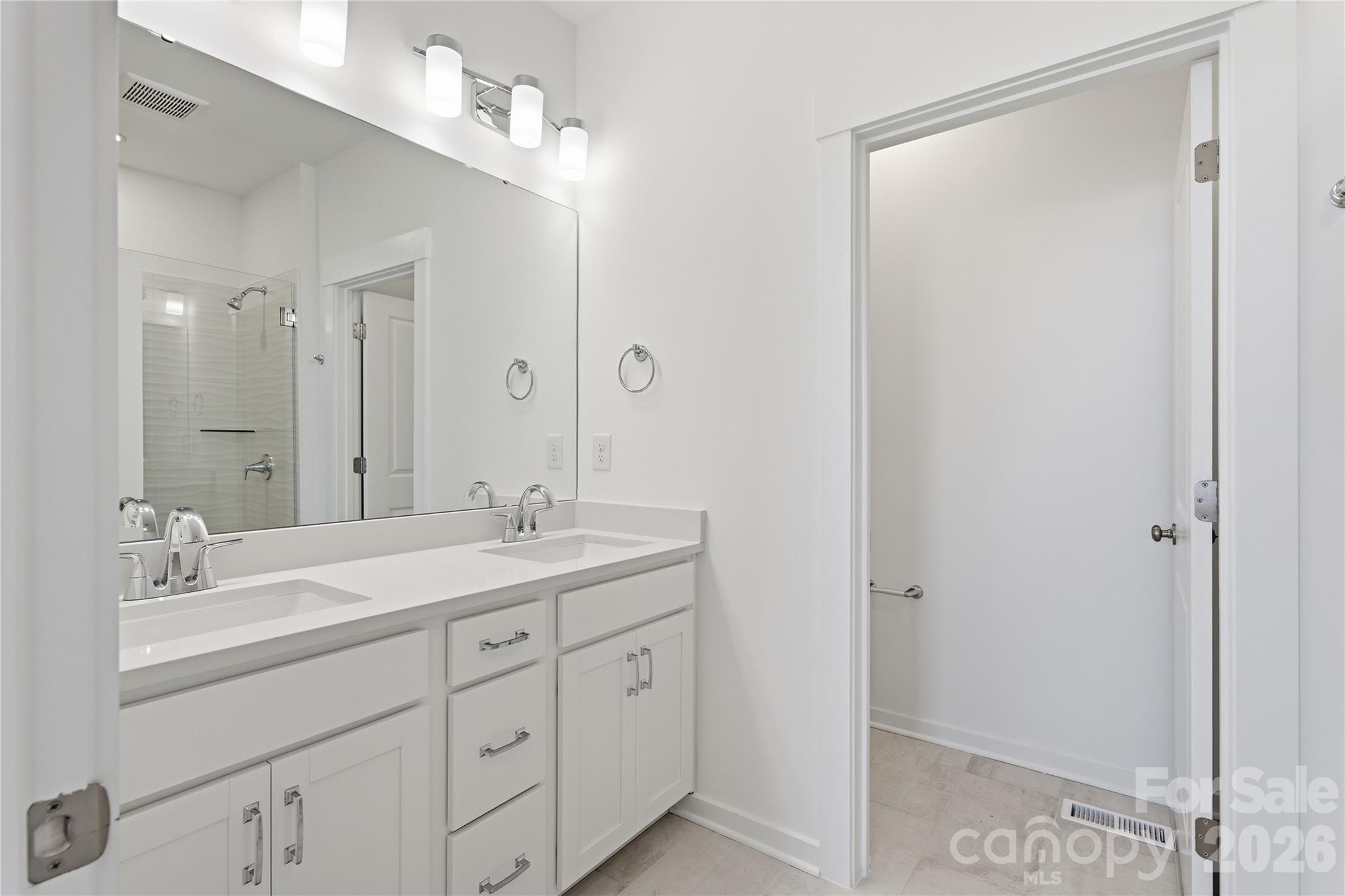Photo 9 of 7013 Westrow Avenue111, Charlotte, NC