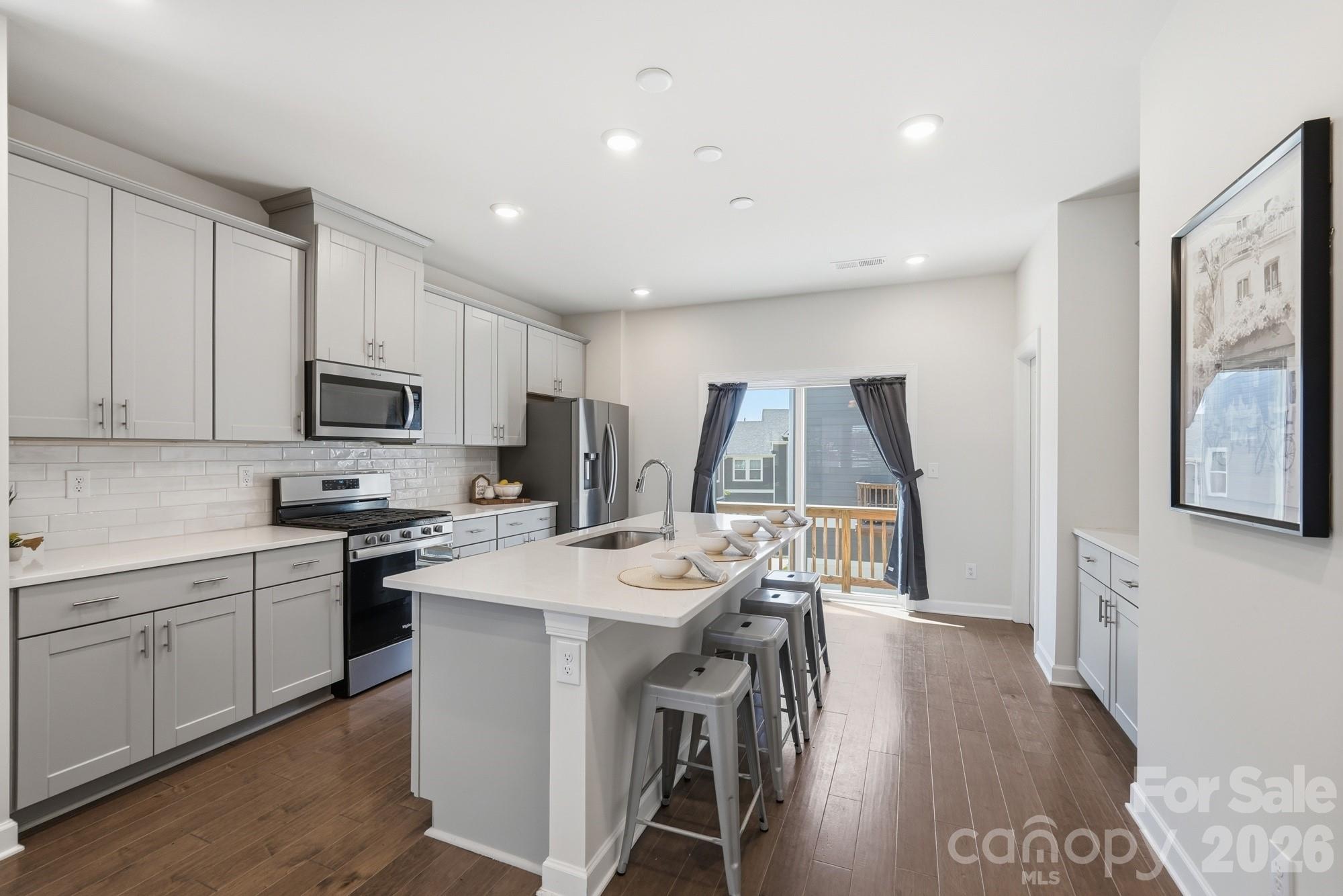 3742 Memorial Parkway, Charlotte, NC - photo 9 of 27