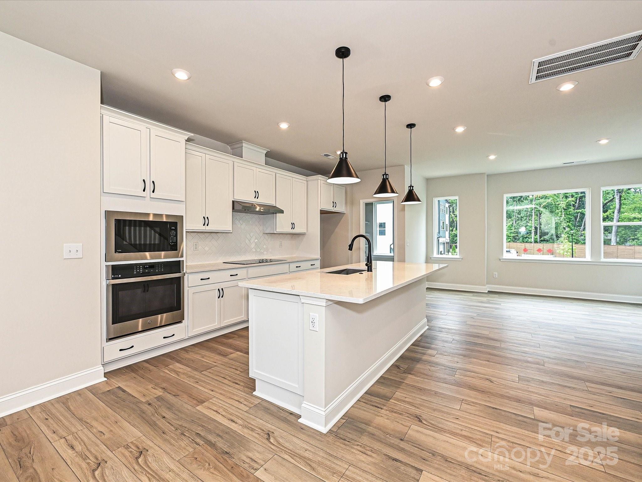 Photo 3 of 8034 Cedarsmith Court, Charlotte, NC