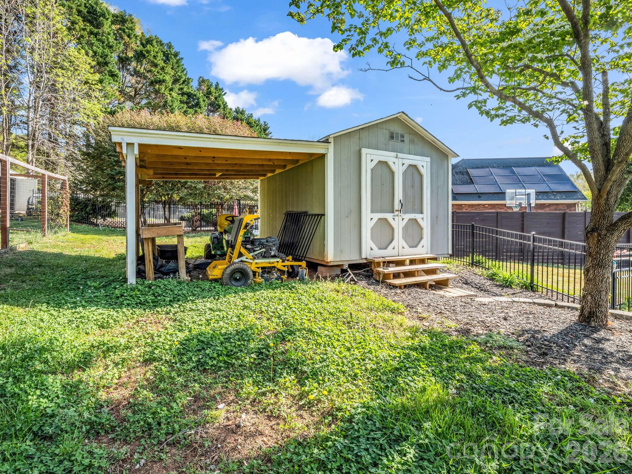 Photo 4 of 102 Knoll Court, Belmont, NC