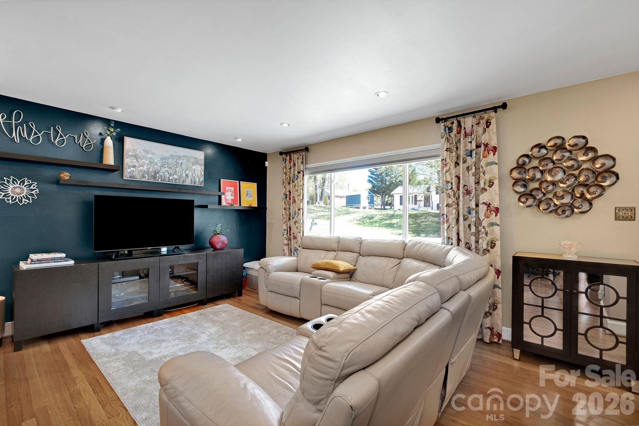 Photo 8 of 6616 Highbrook Drive, Charlotte, NC