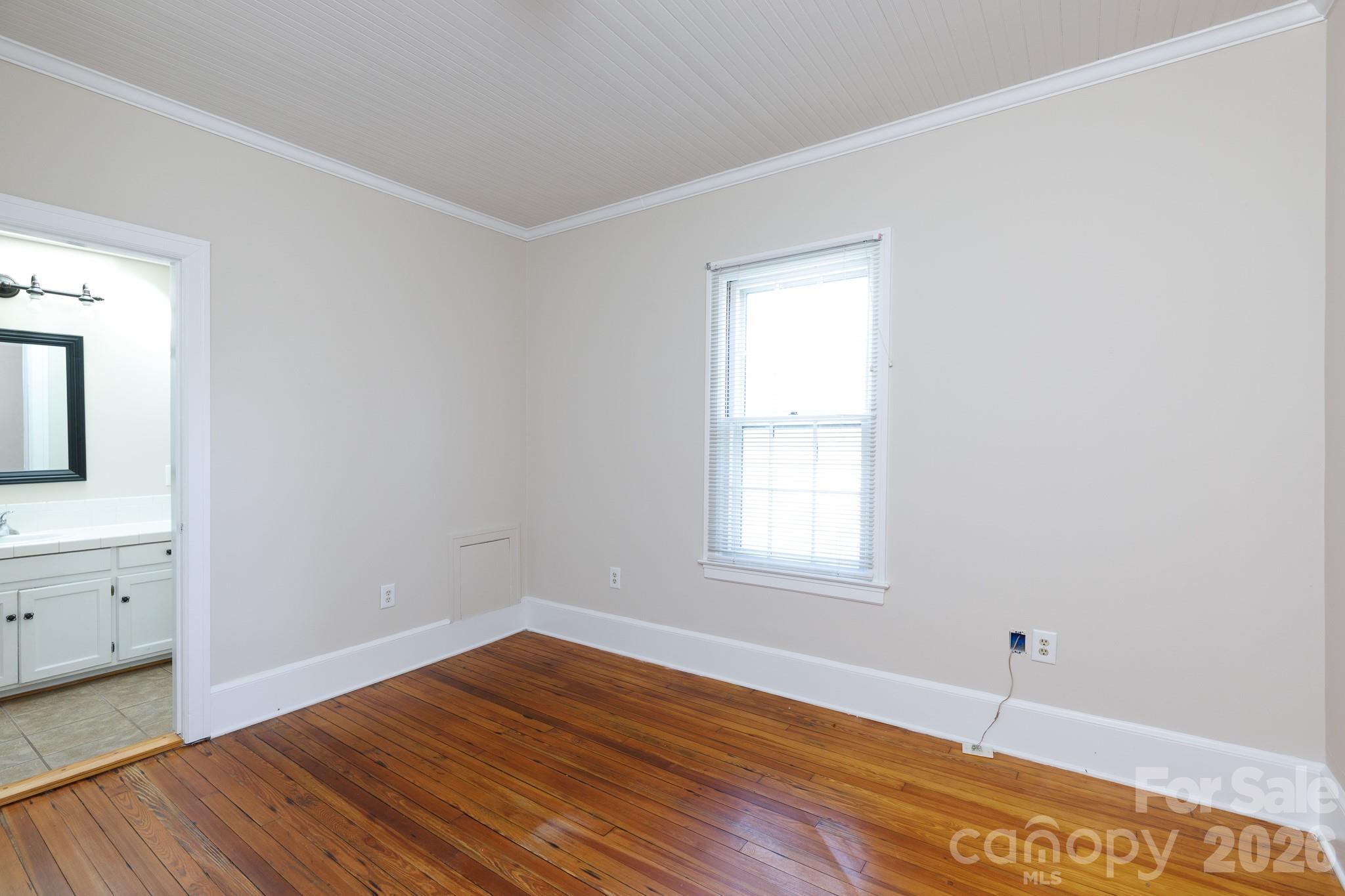 224 W 4th Avenue, Gastonia, NC - photo 28 of 33