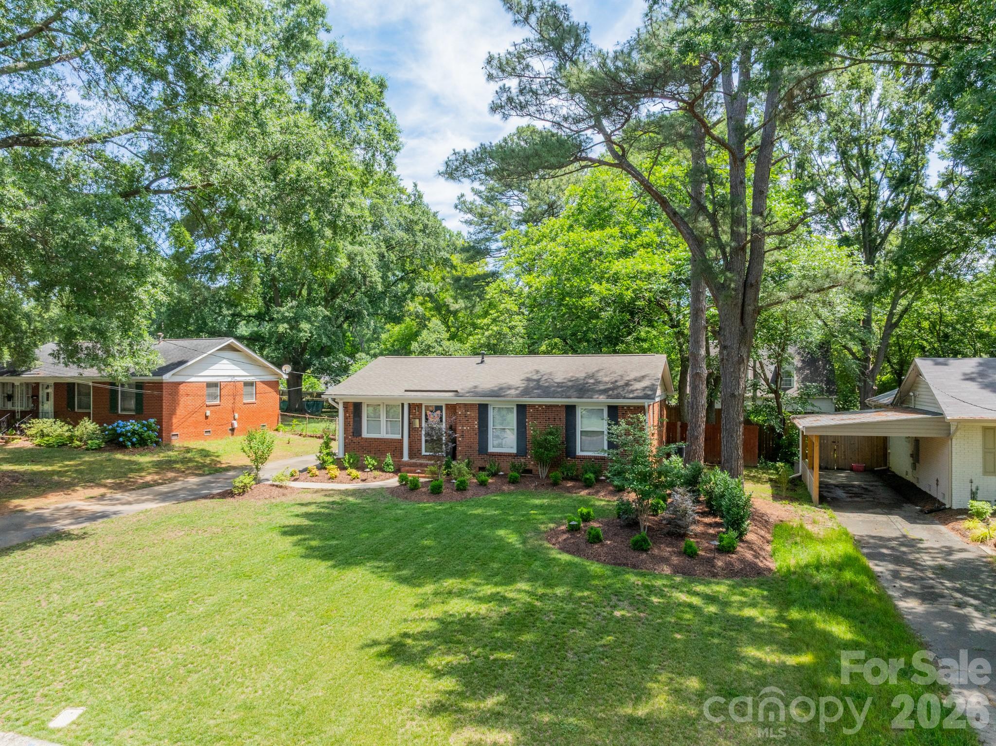 Photo 5 of 3723 Litchfield Road, Charlotte, NC