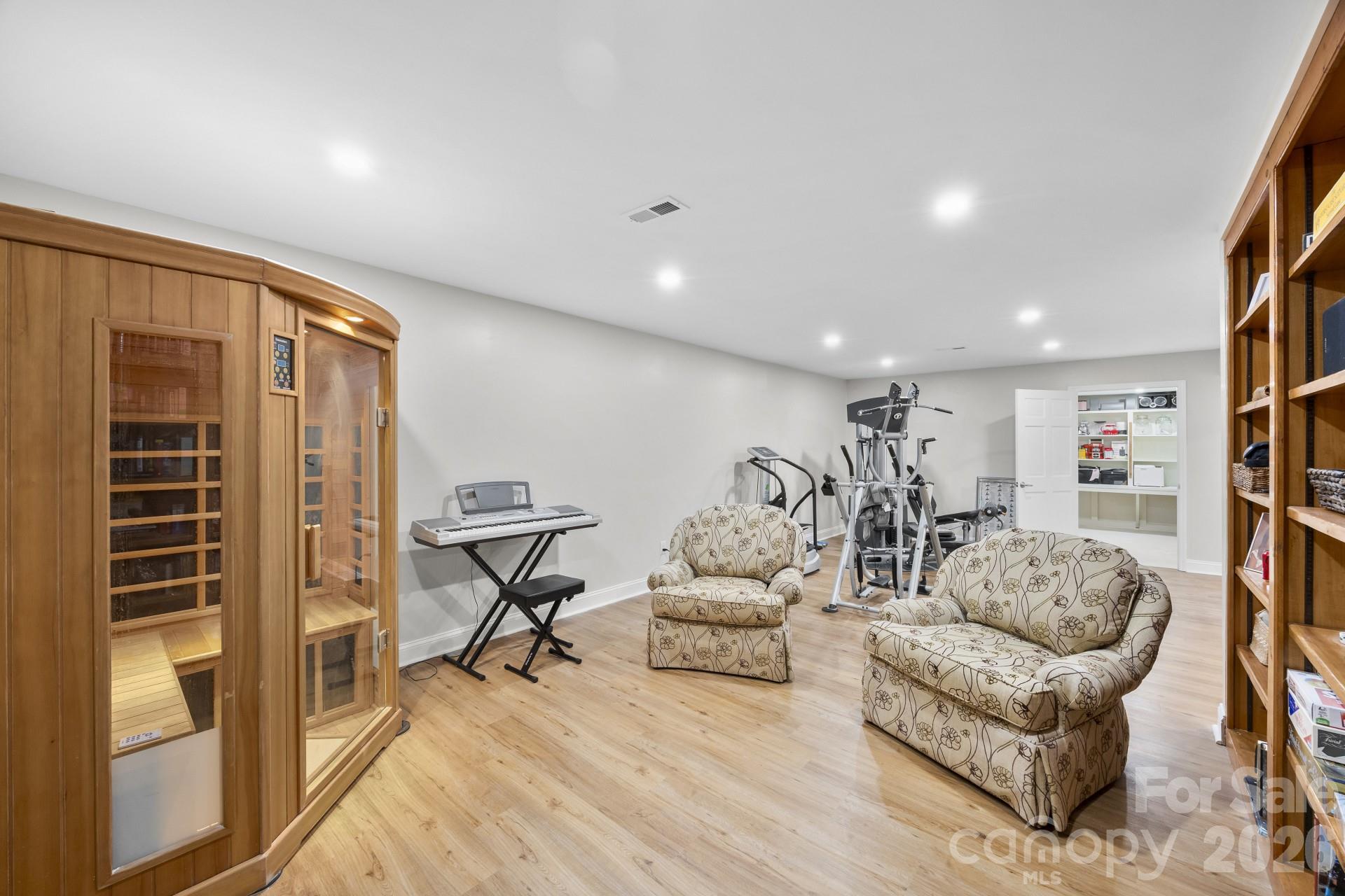Photo 33 of 1419 Stoneyridge Drive, Charlotte, NC