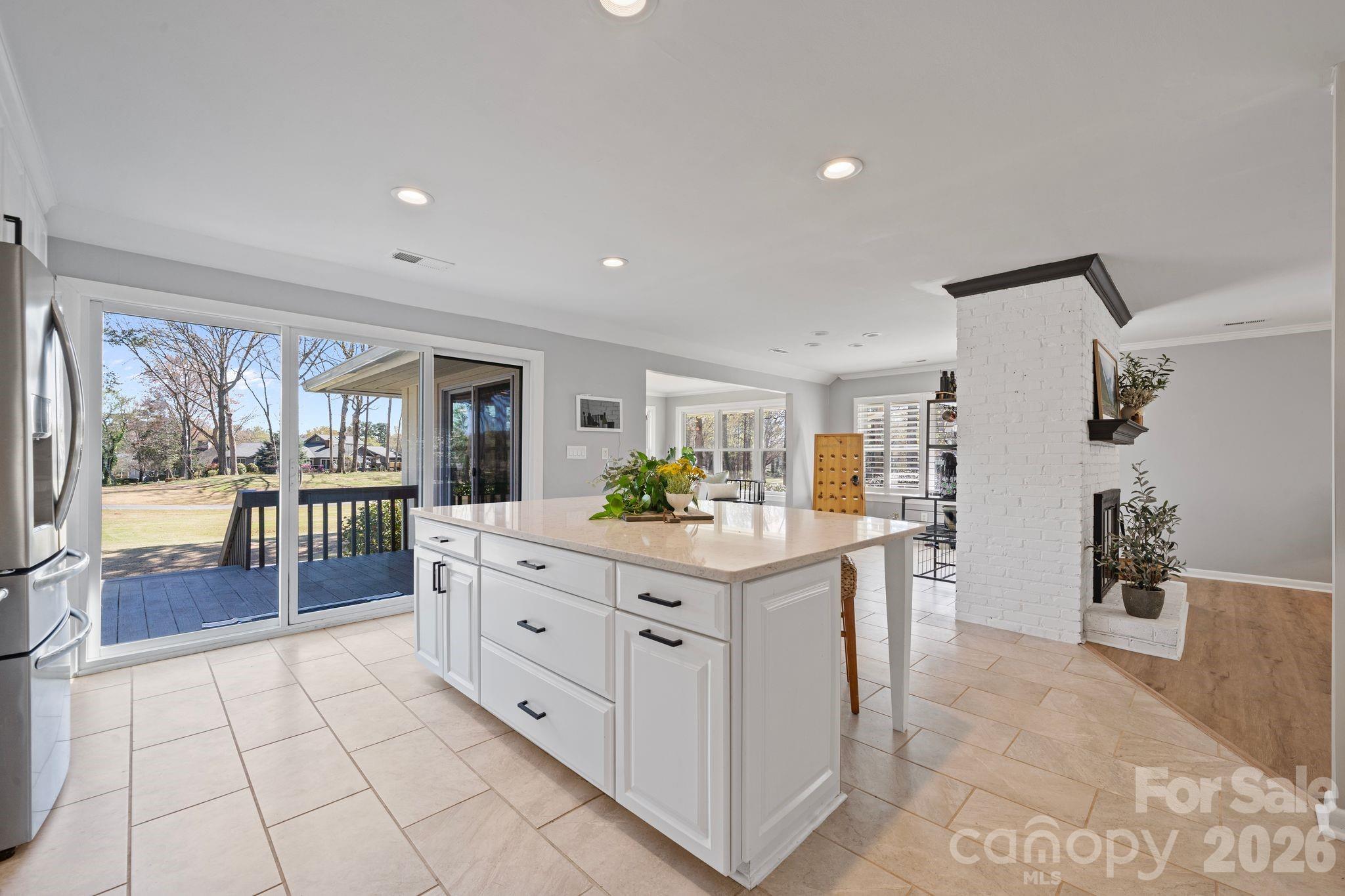 22 Honeysuckle Lane, Lake Wylie, SC - photo 14 of 48