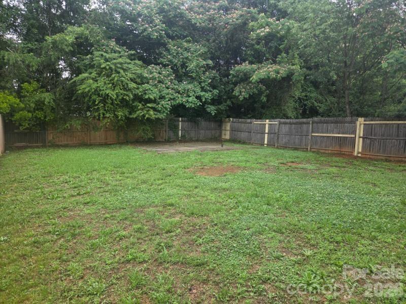 Photo 15 of 821 Lakehill Road, Charlotte, NC