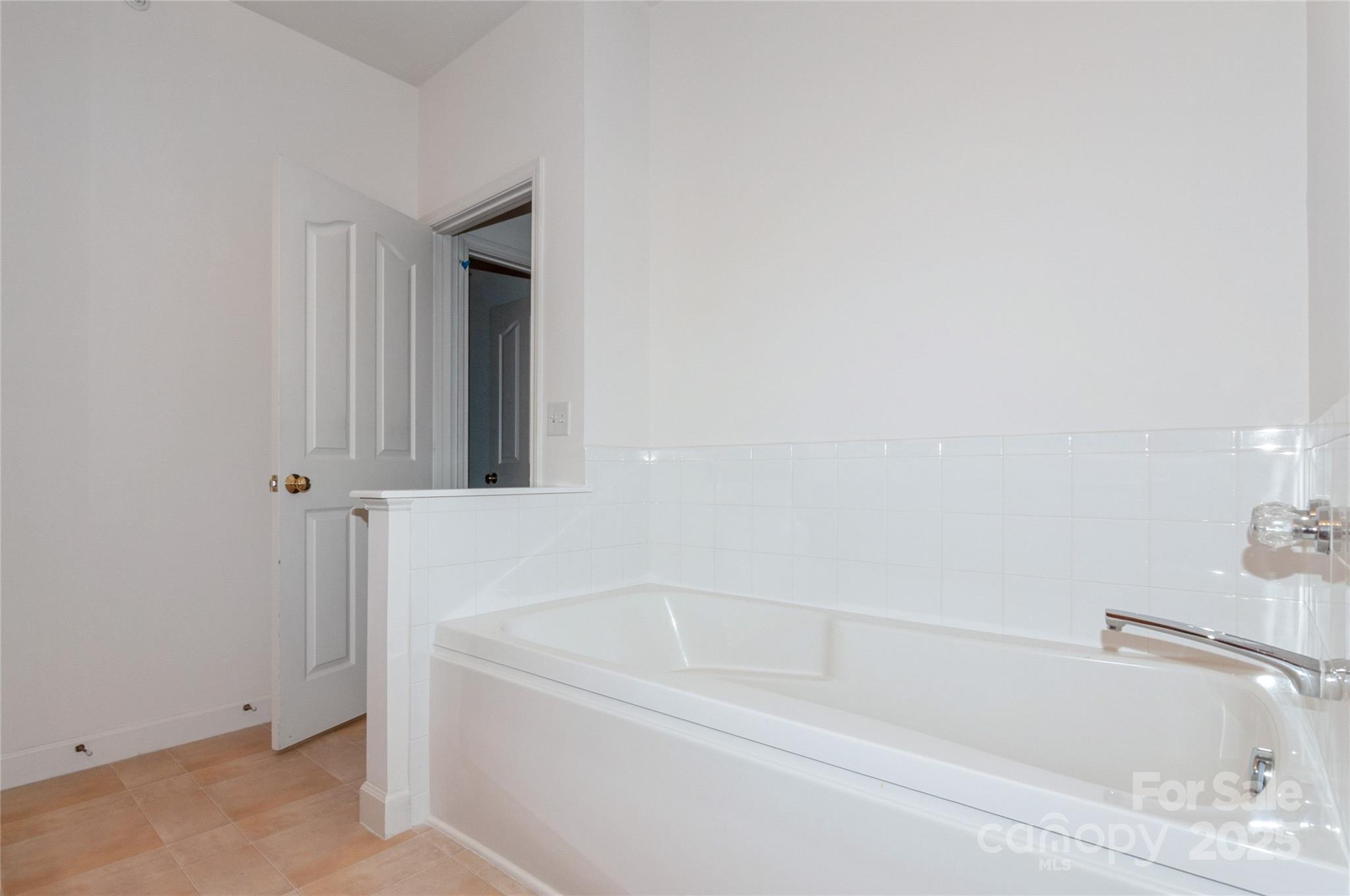 Photo 11 of 11863 Ridgeway Park Drive, Charlotte, NC