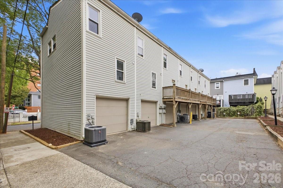 Photo 2 of 721 N Poplar Street7, Charlotte, NC
