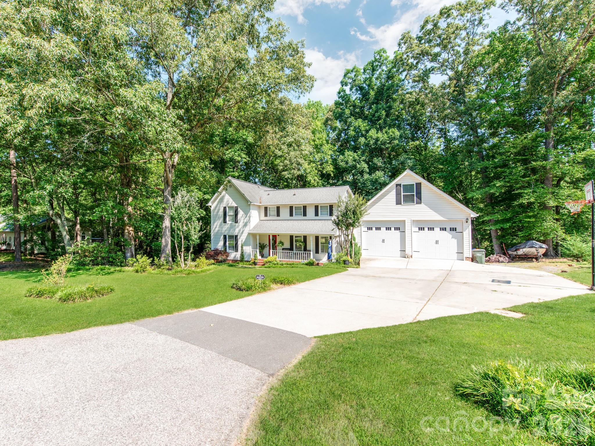 Photo 2 of 1530 Woodcroft Drive, Fort Mill, SC