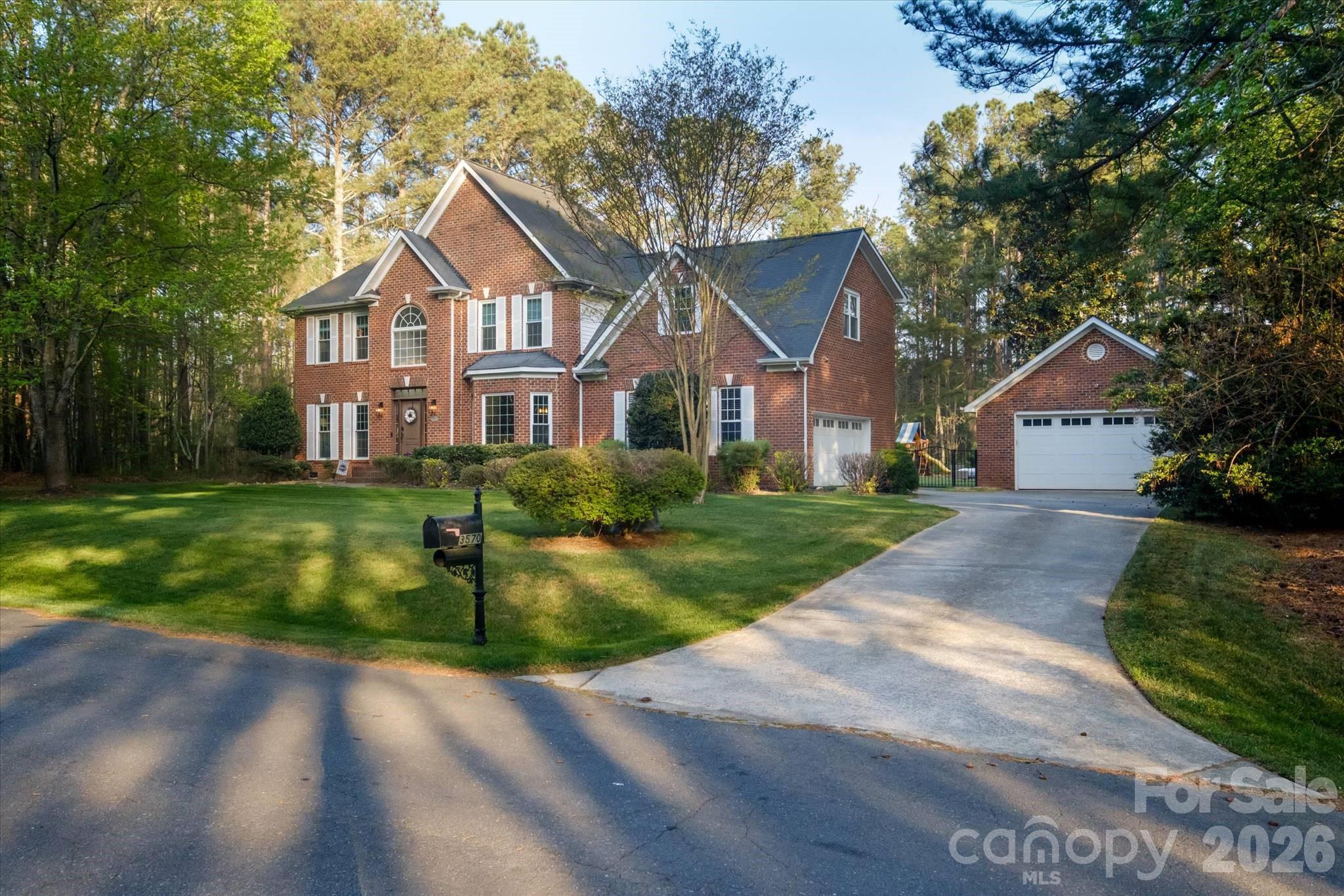 Photo 2 of 3570 Weddington Oaks Drive, Matthews, NC